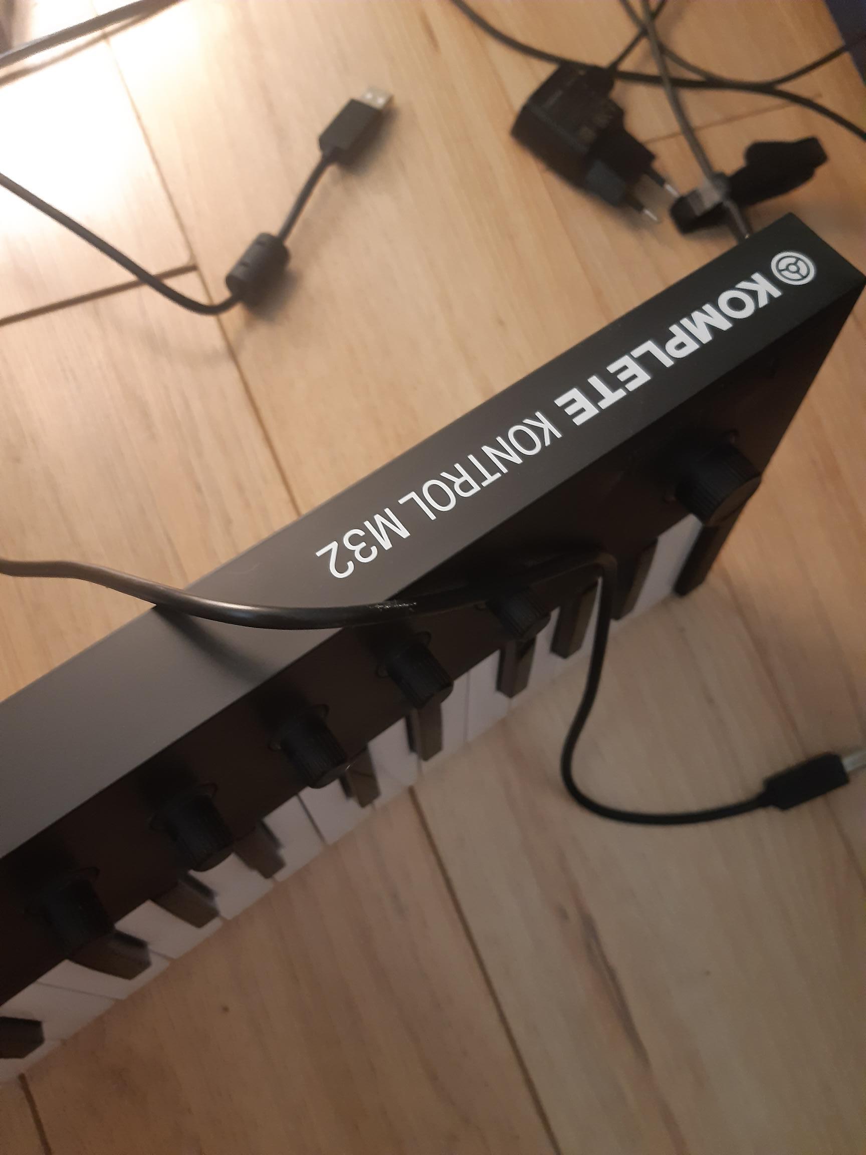 Komplete Kontrol M32 - Native Instruments Komplete Kontrol M32 - Audiofanzine