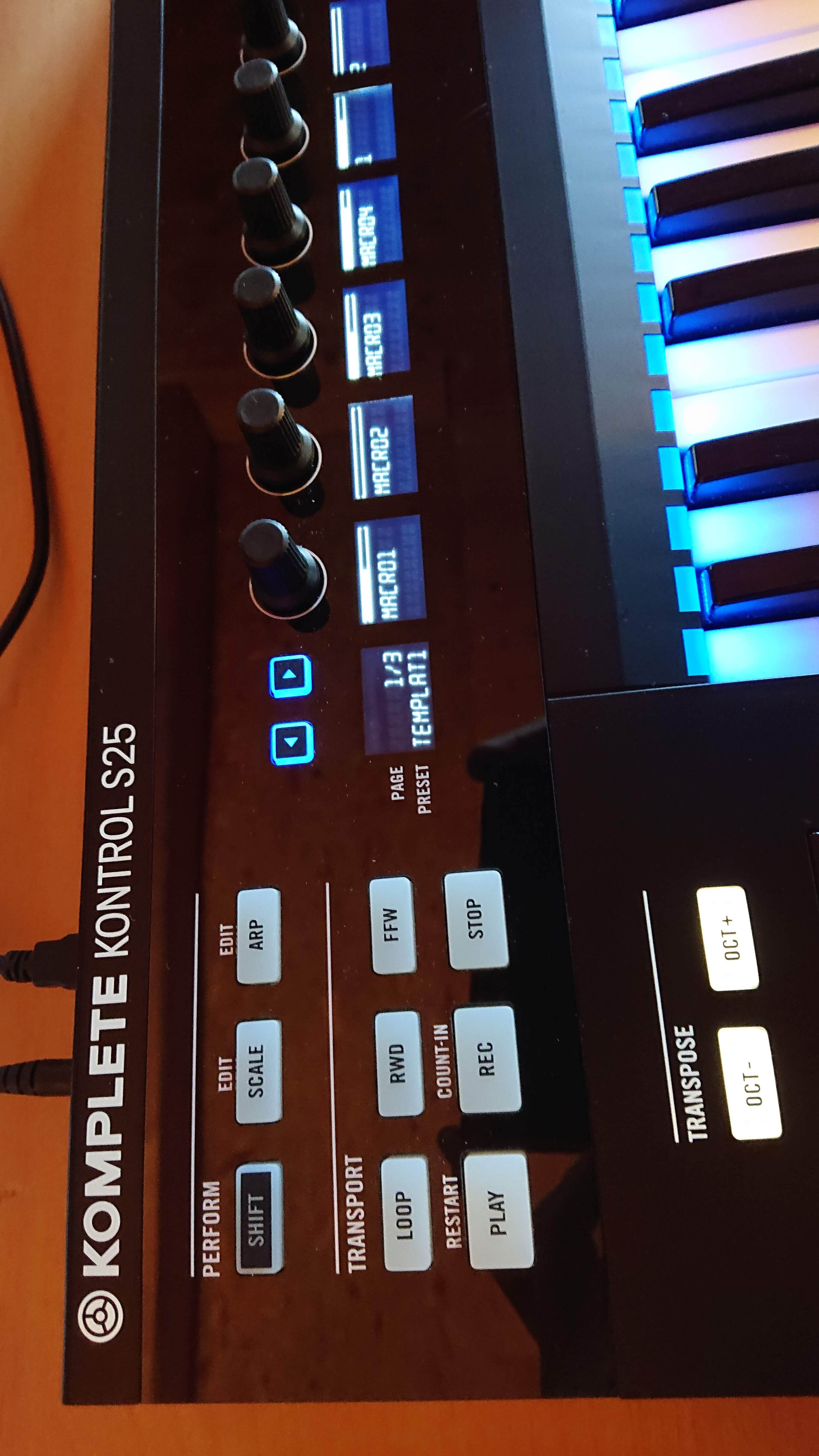 Komplete Kontrol S25 - Native Instruments Komplete Kontrol S25 ...