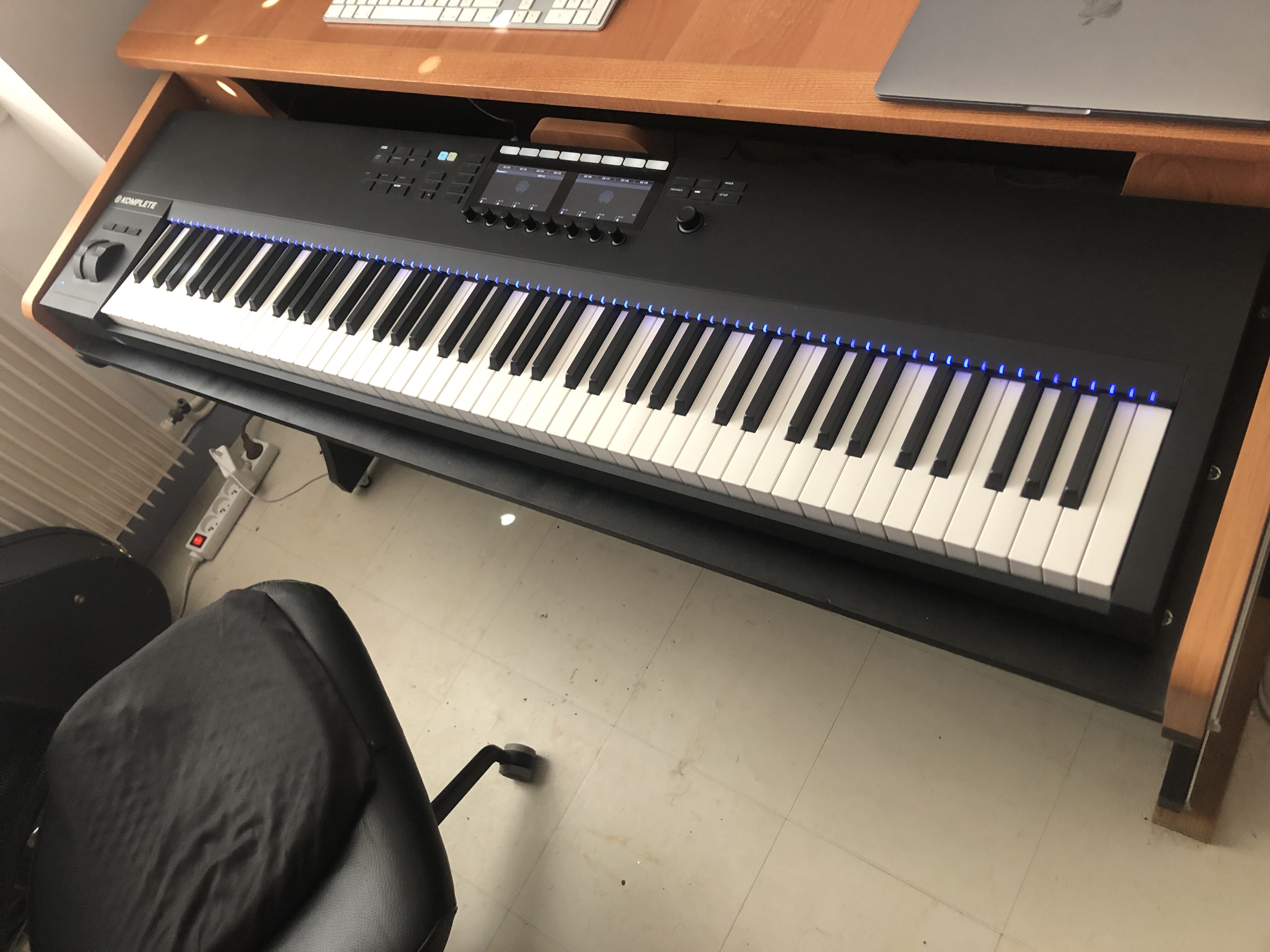 Komplete Kontrol S88 mk2 Native Instruments - Audiofanzine