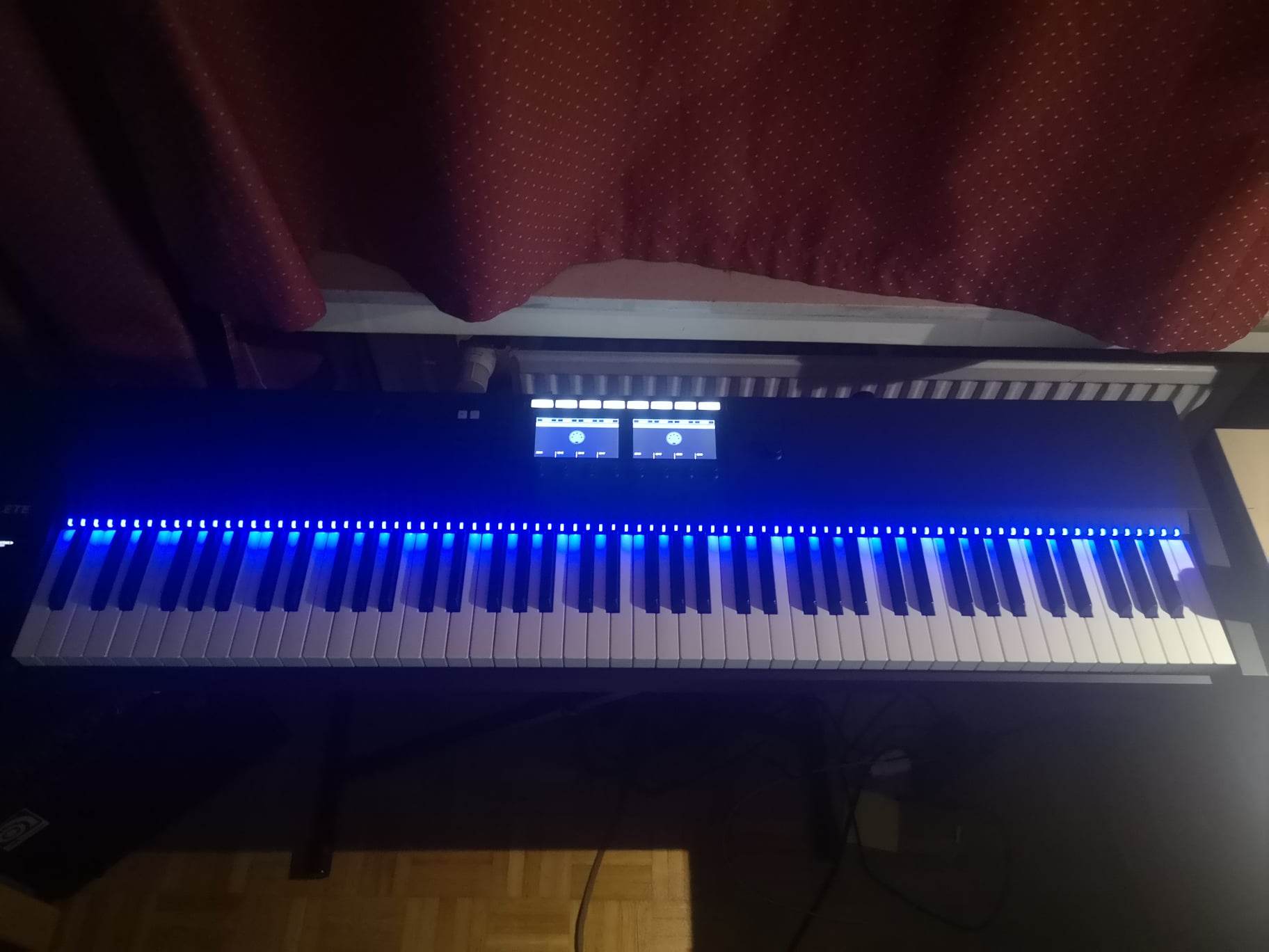 Komplete Kontrol S88 mk2 Native Instruments - Audiofanzine