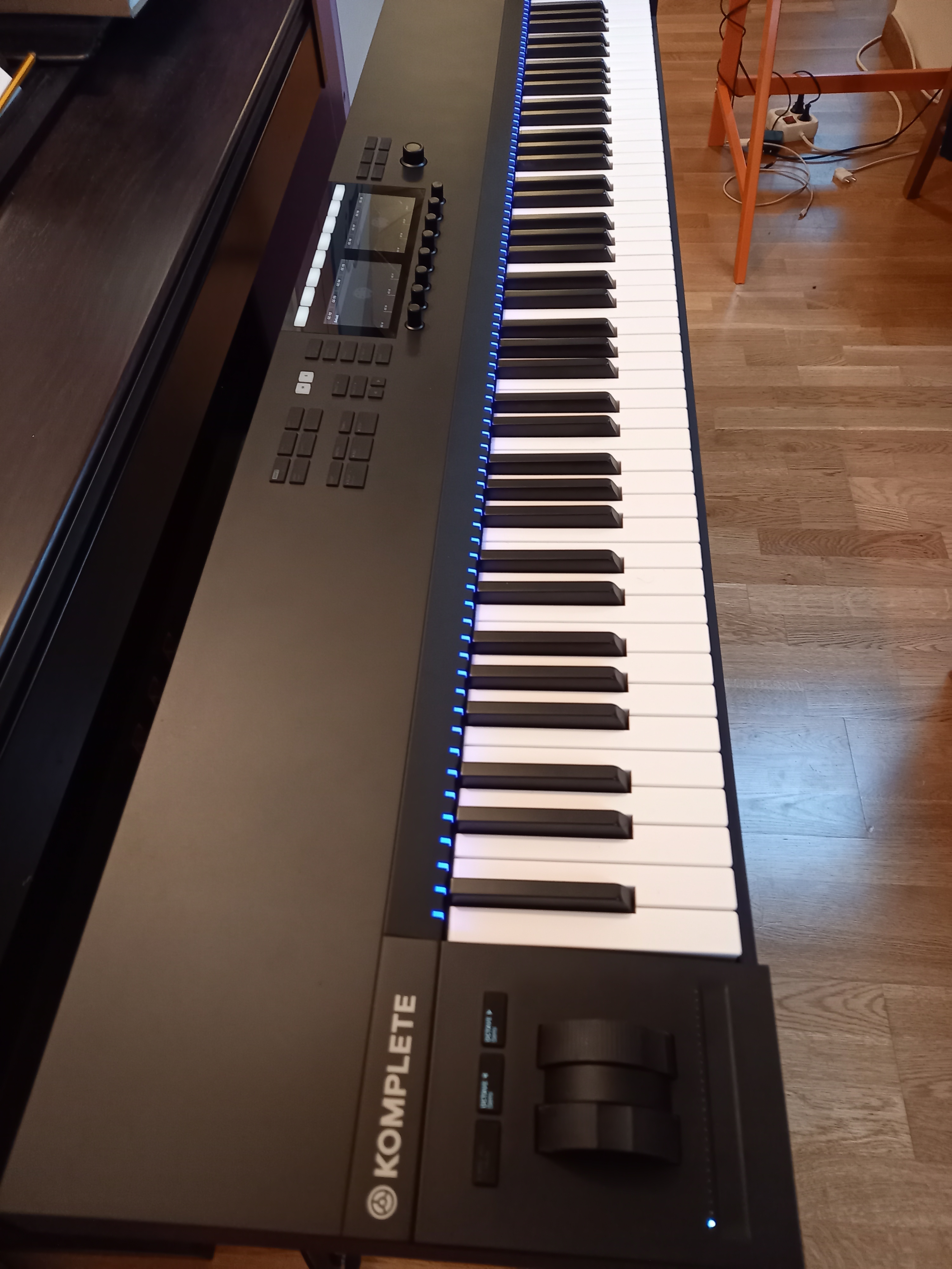 Komplete Kontrol S88 mk2 Native Instruments - Audiofanzine