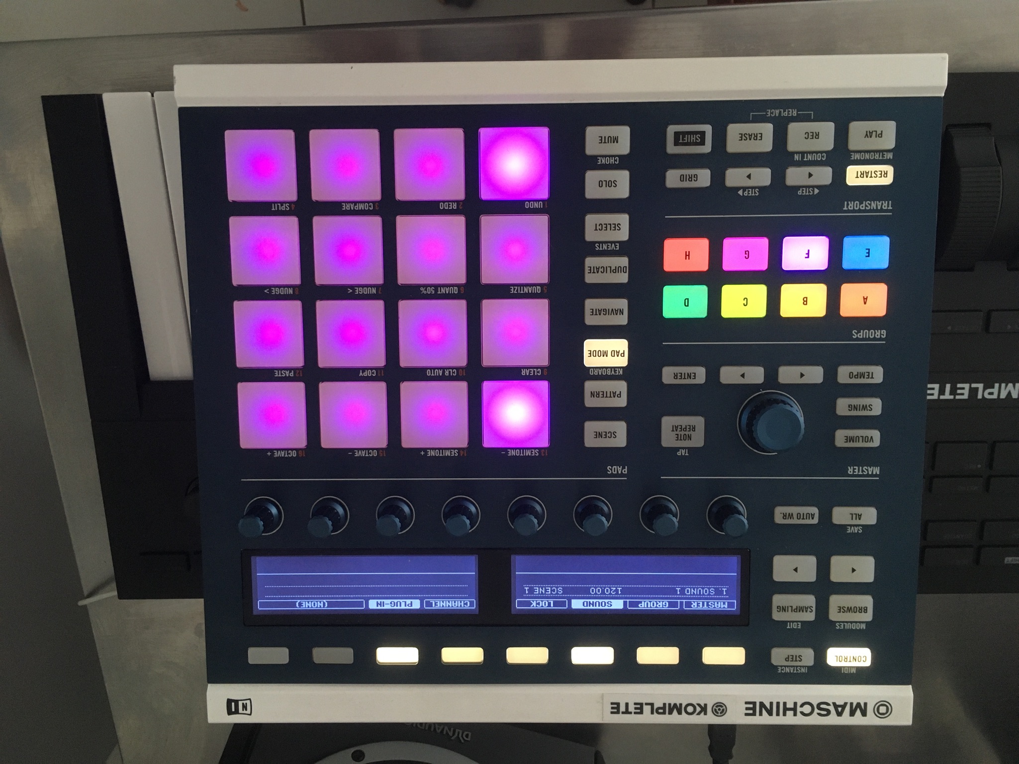 Maschine MKI - Native Instruments Maschine MKI - Audiofanzine
