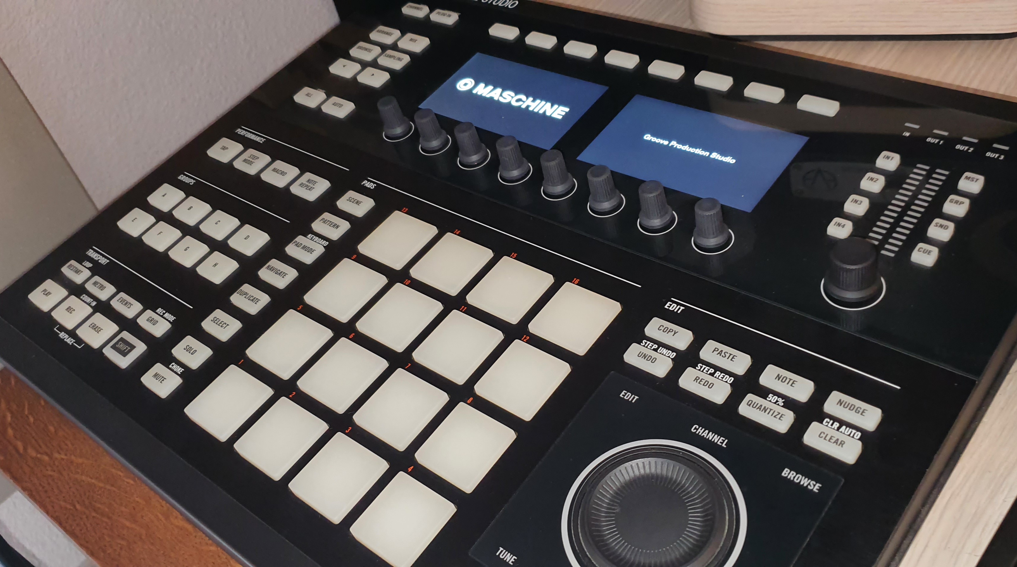 Maschine Studio - Native Instruments Maschine Studio - Audiofanzine