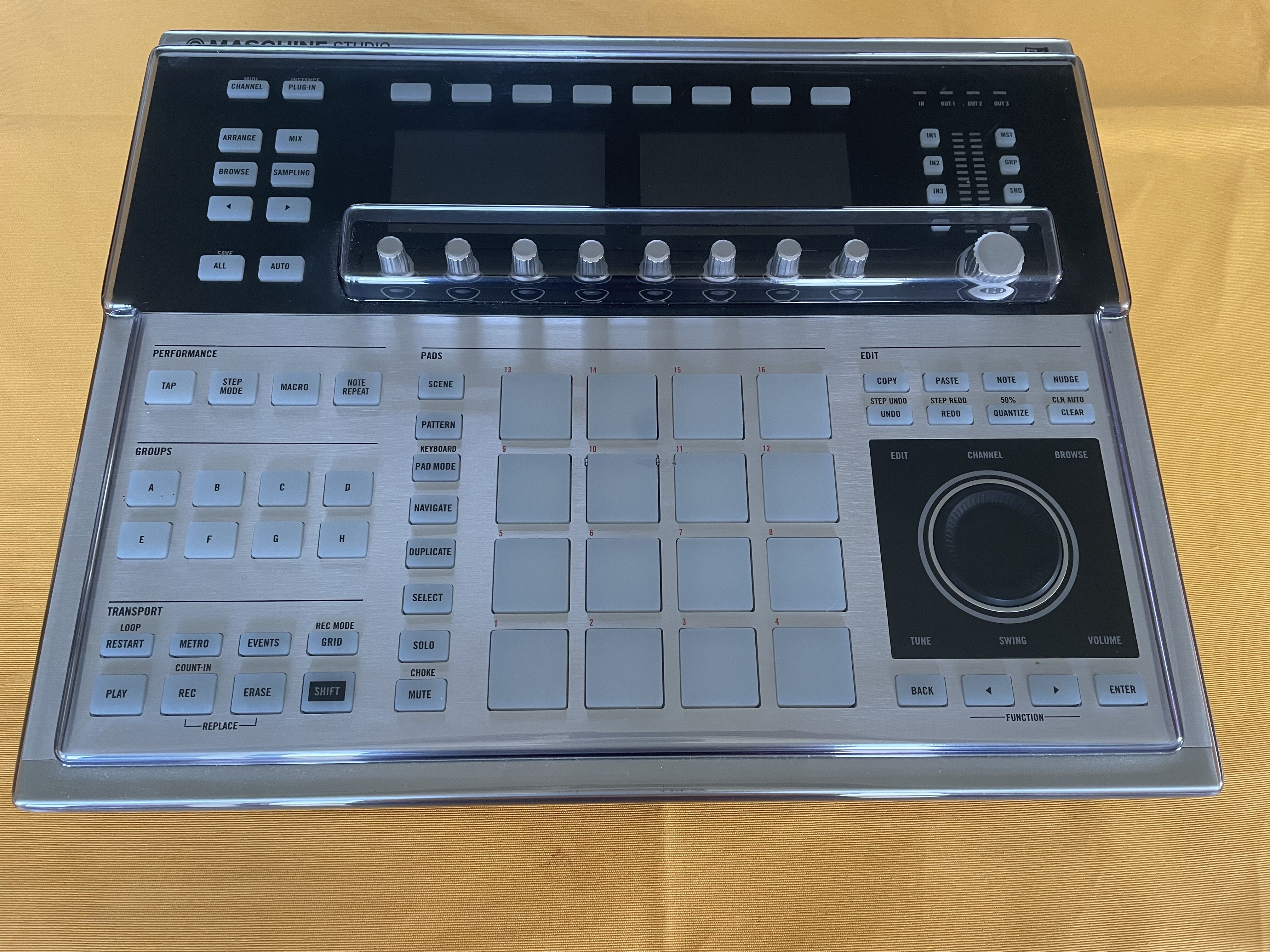 Maschine Studio - Native Instruments Maschine Studio - Audiofanzine