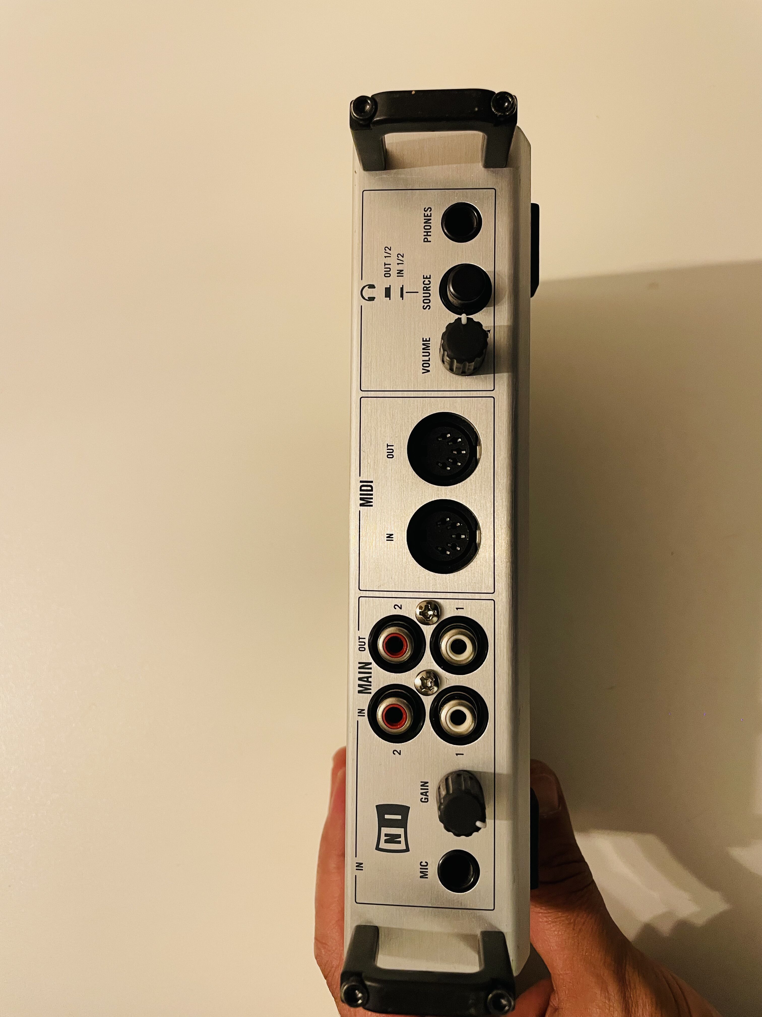 Traktor Audio 10 - Native Instruments Traktor Audio 10 - Audiofanzine