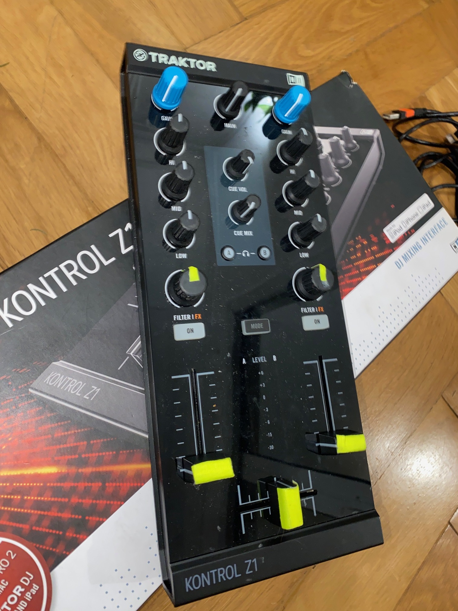 Traktor Kontrol Z1 - Native Instruments Traktor Kontrol Z1 - Audiofanzine