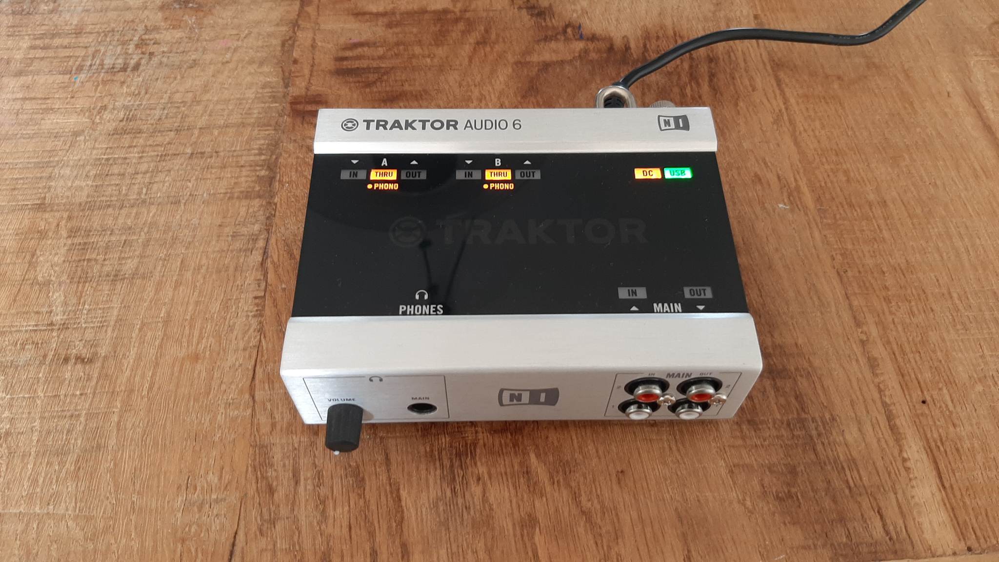 Traktor Scratch A6 - Native Instruments Traktor Scratch A6 - Audiofanzine