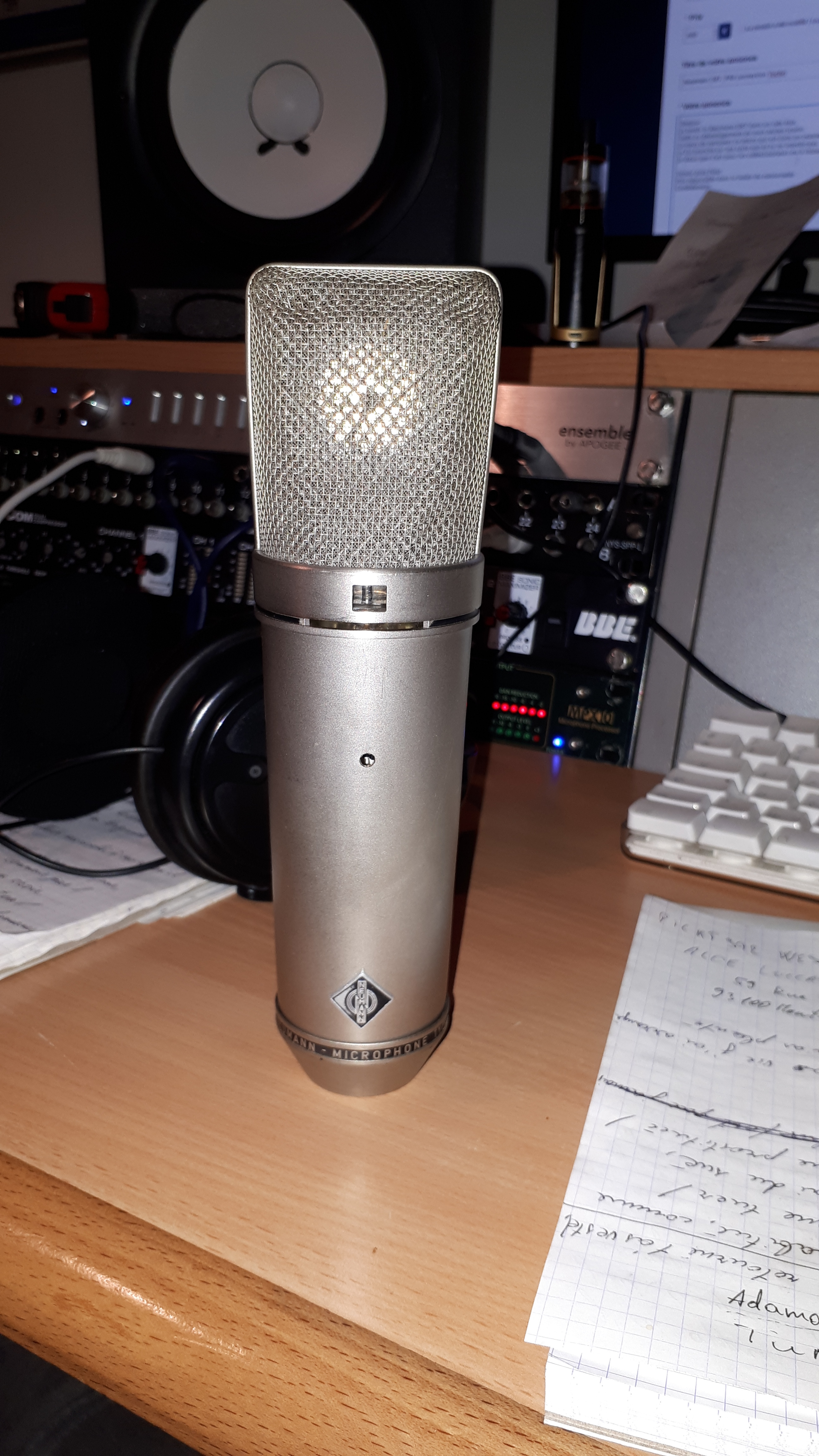 U 87 - Neumann U 87 - Audiofanzine