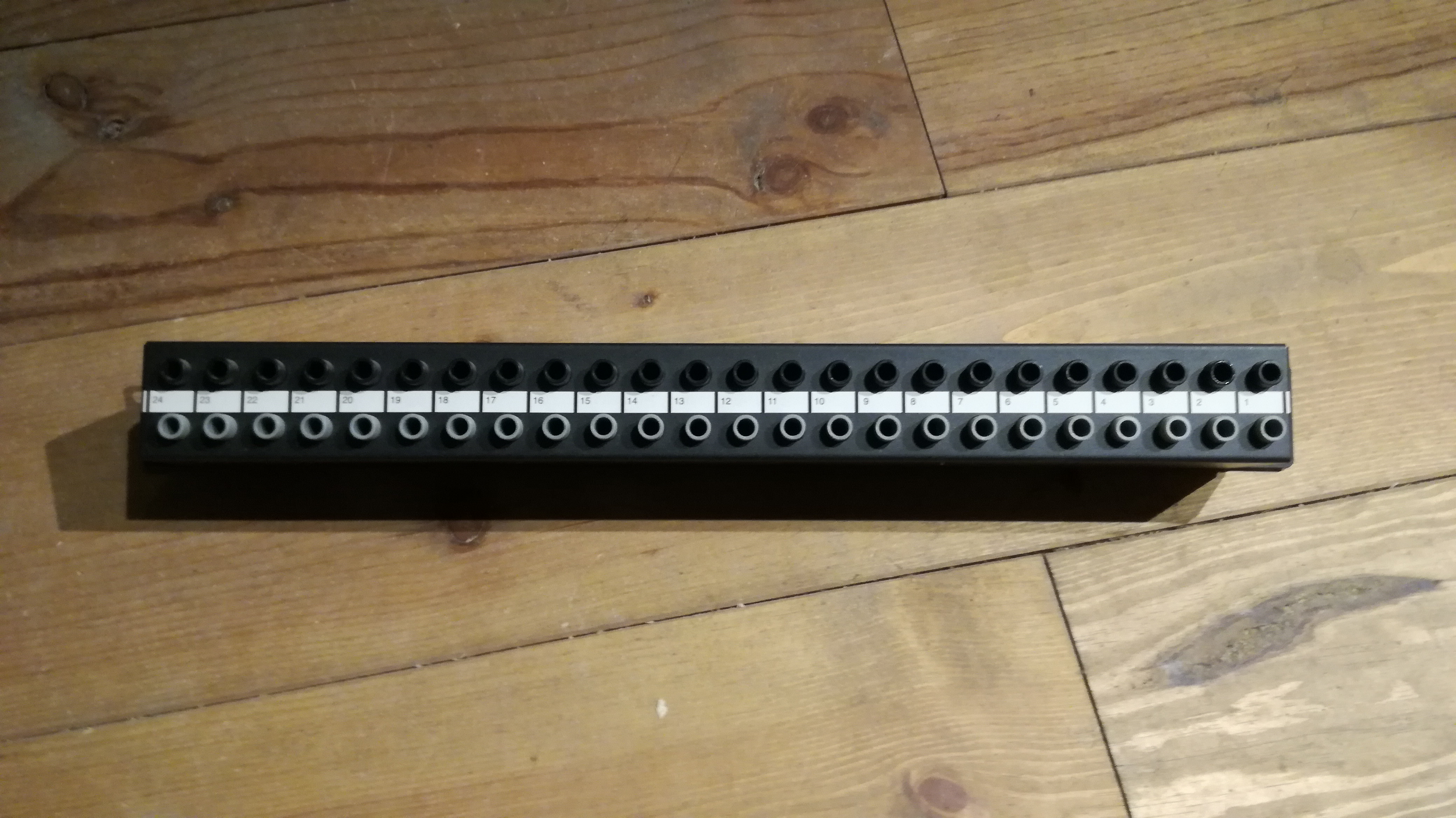 PATCH 48 POINTS - Neutrik Patch 48 Points - Audiofanzine