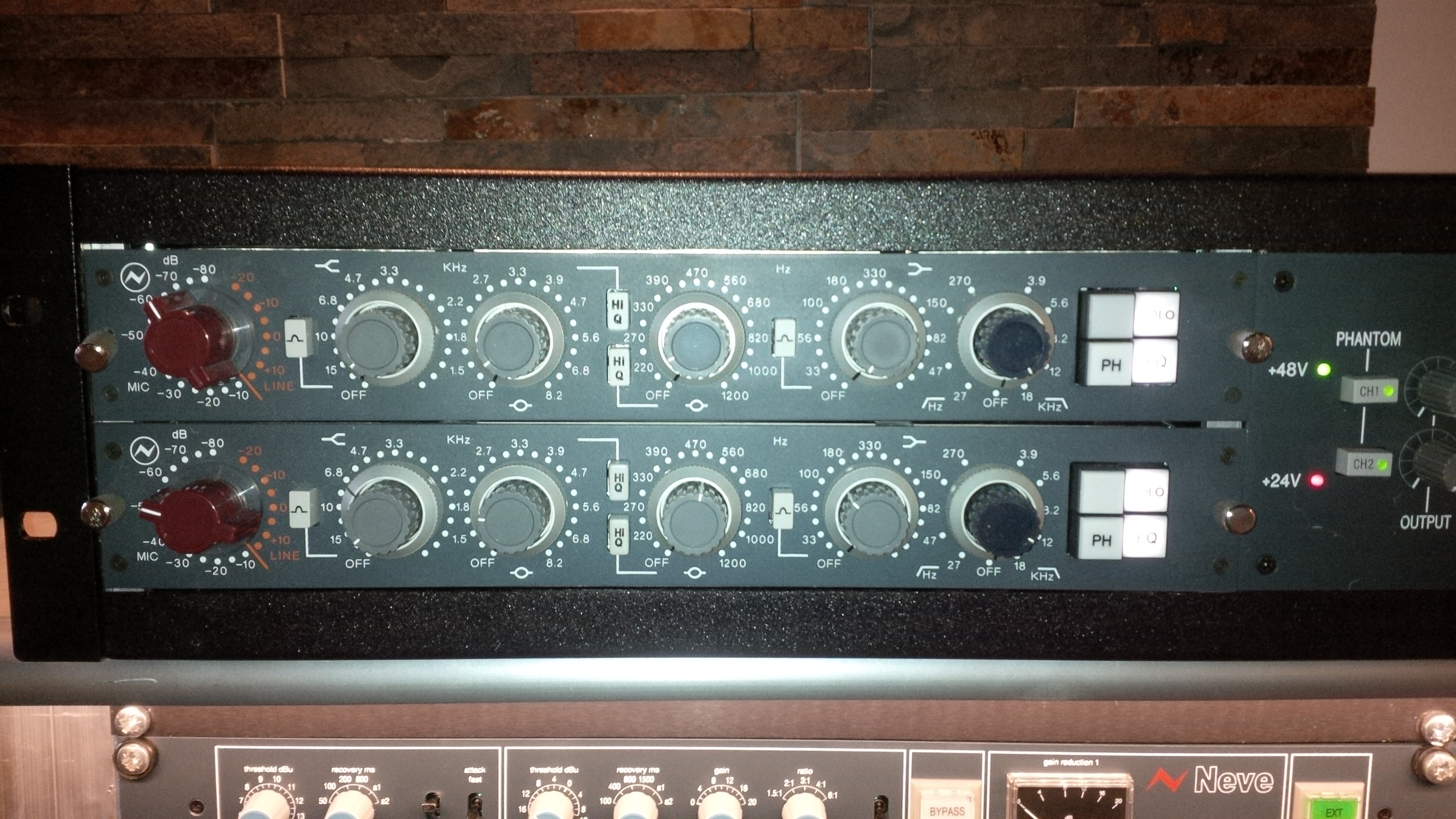 Photos et images Neve DUAL 1081 VINTAGE - Audiofanzine