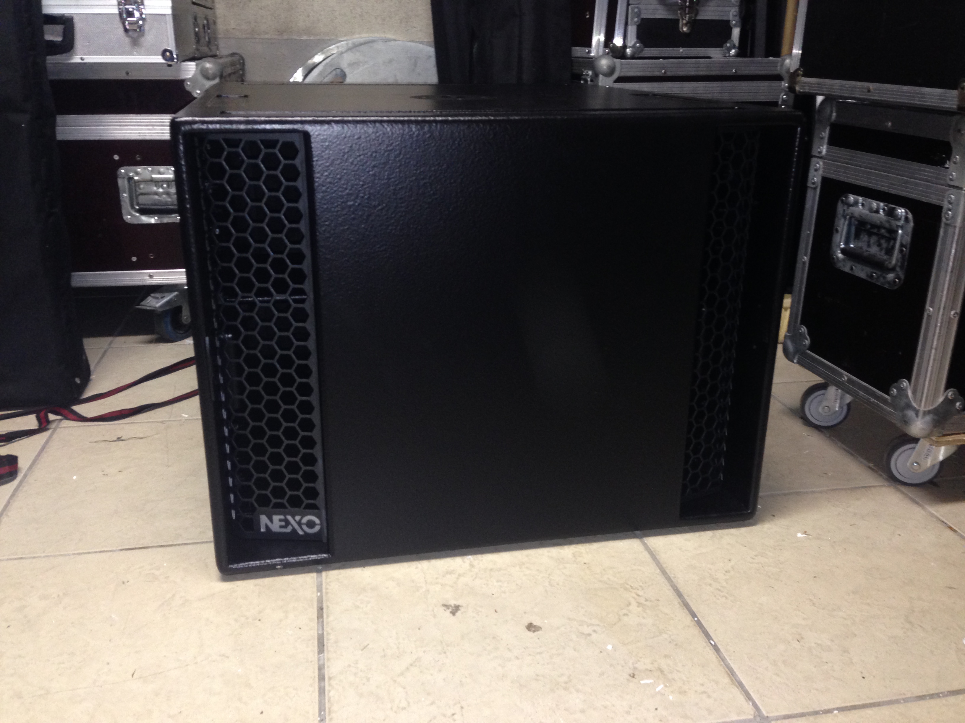 LS18 - Nexo LS18 - Audiofanzine