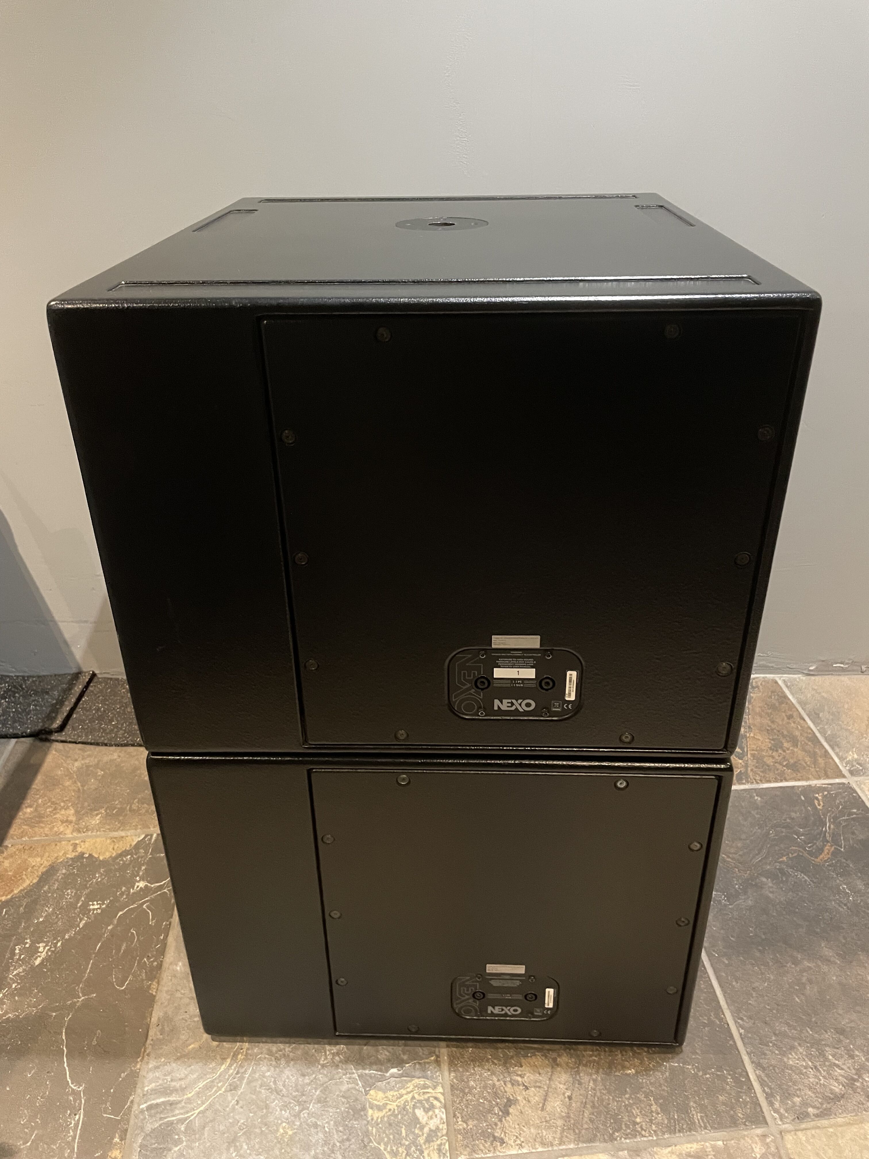 LS18 - Nexo LS18 - Audiofanzine