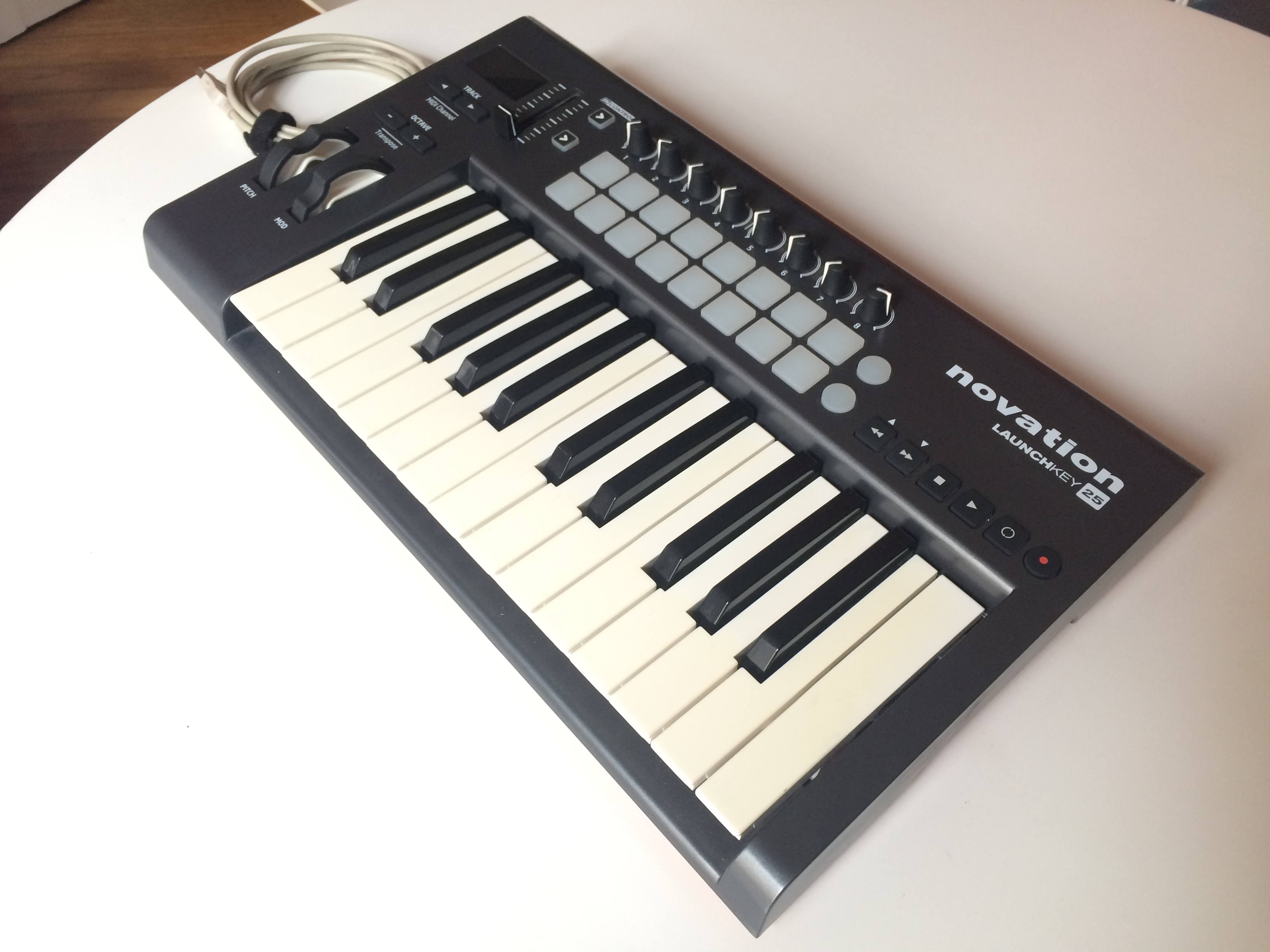 LAUNCHKEY 25 - Novation Launchkey 25 - Audiofanzine