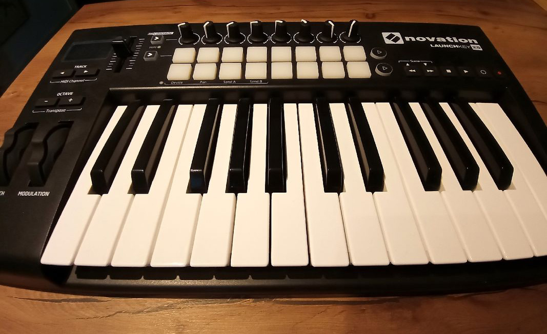 Launchkey 25 mk2 - Novation Launchkey 25 mk2 - Audiofanzine