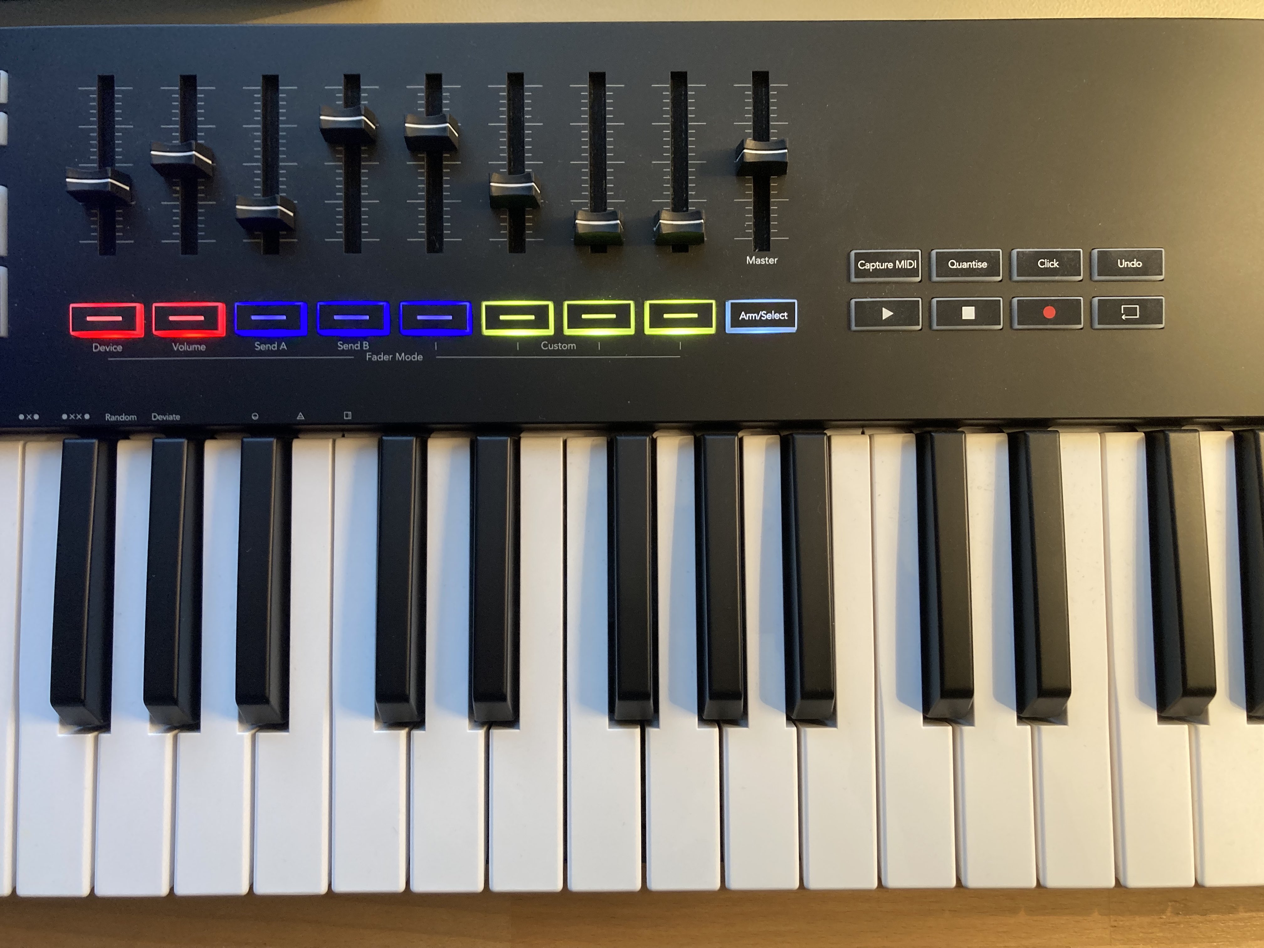 Launchkey 49 MK3 - Novation Launchkey 49 MK3 - Audiofanzine