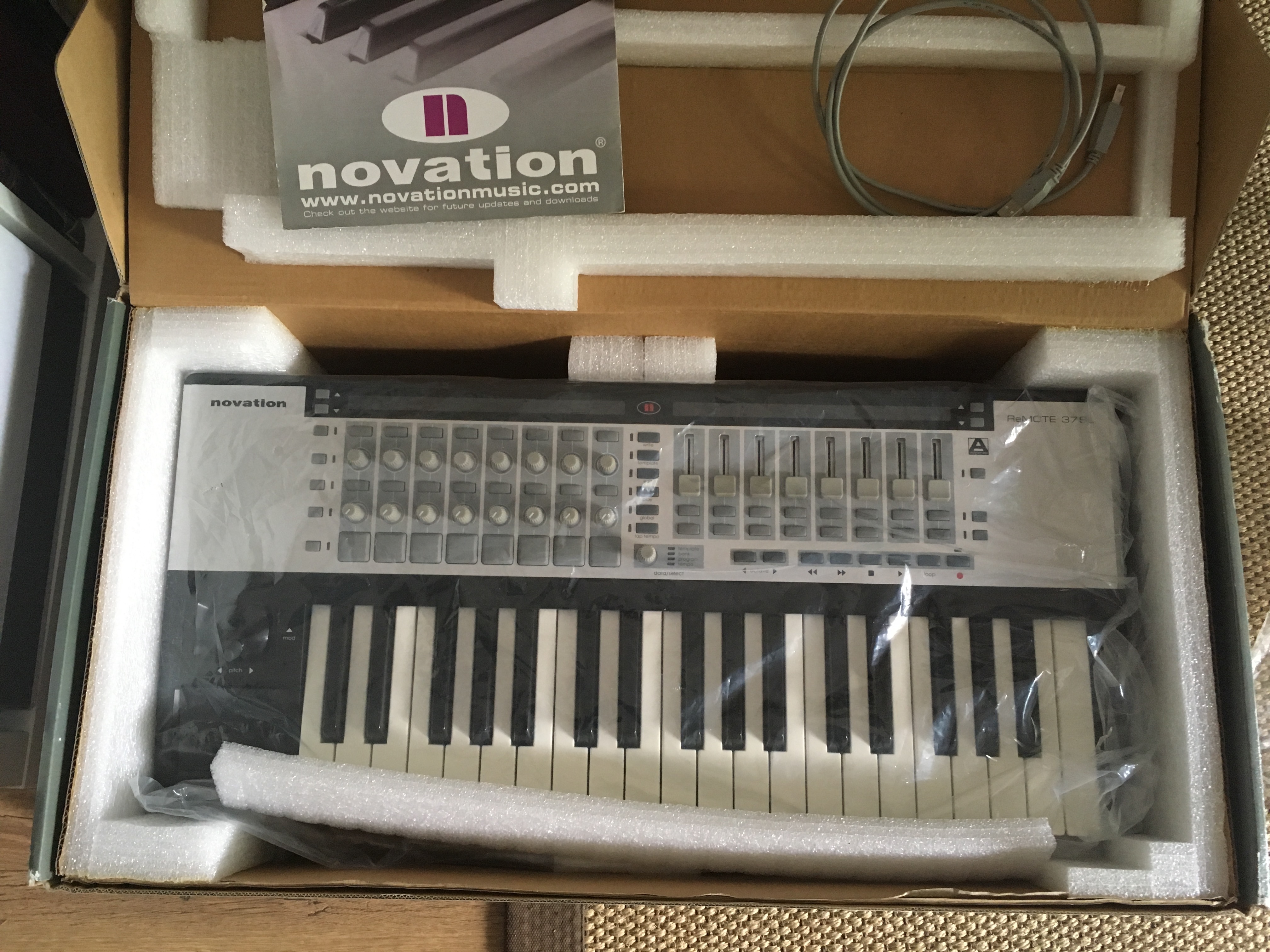 Remote 37 SL - Novation Remote 37 SL - Audiofanzine