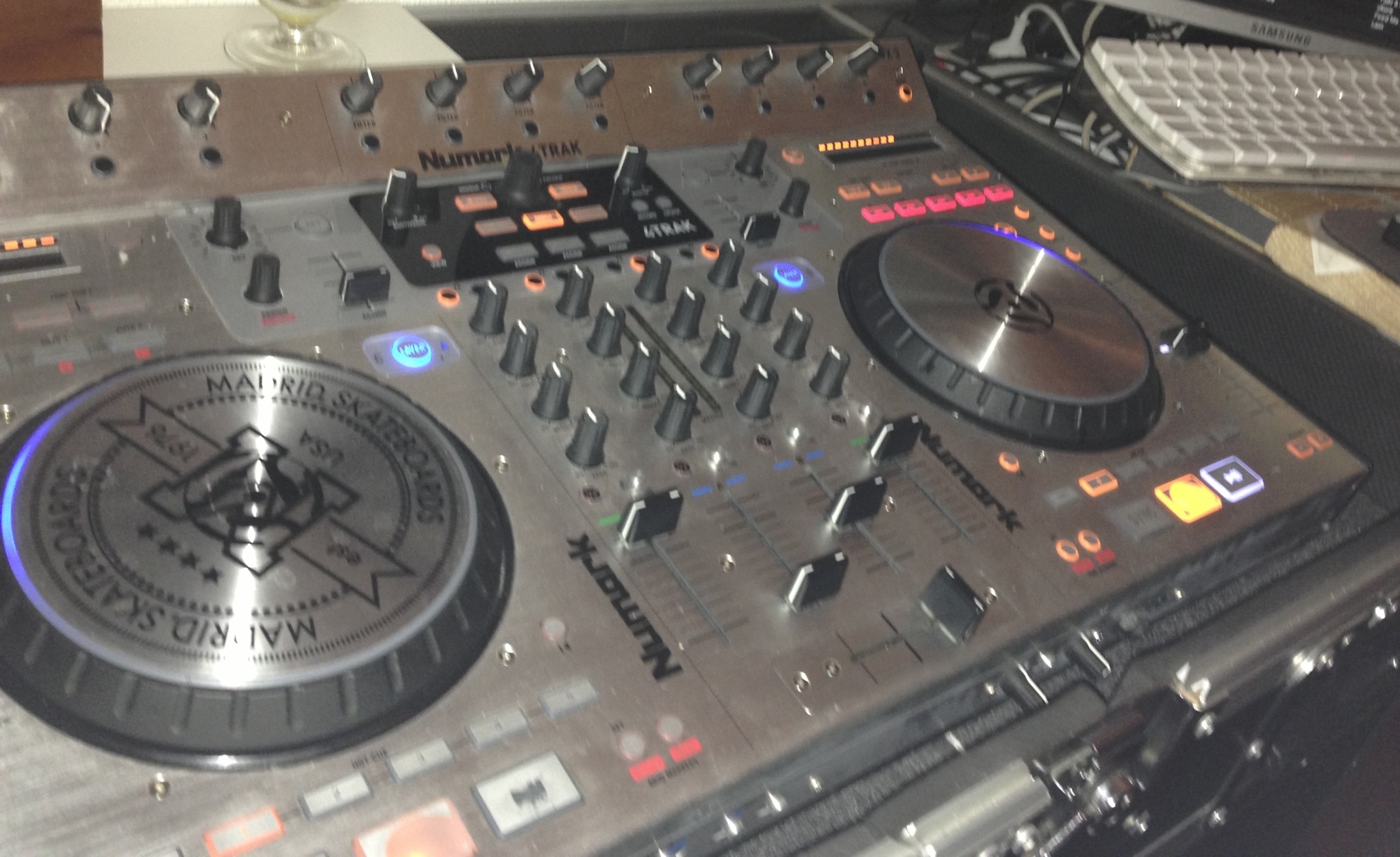 Photo Numark 4trak : Numark 4trak (38410) (#608115) - Audiofanzine