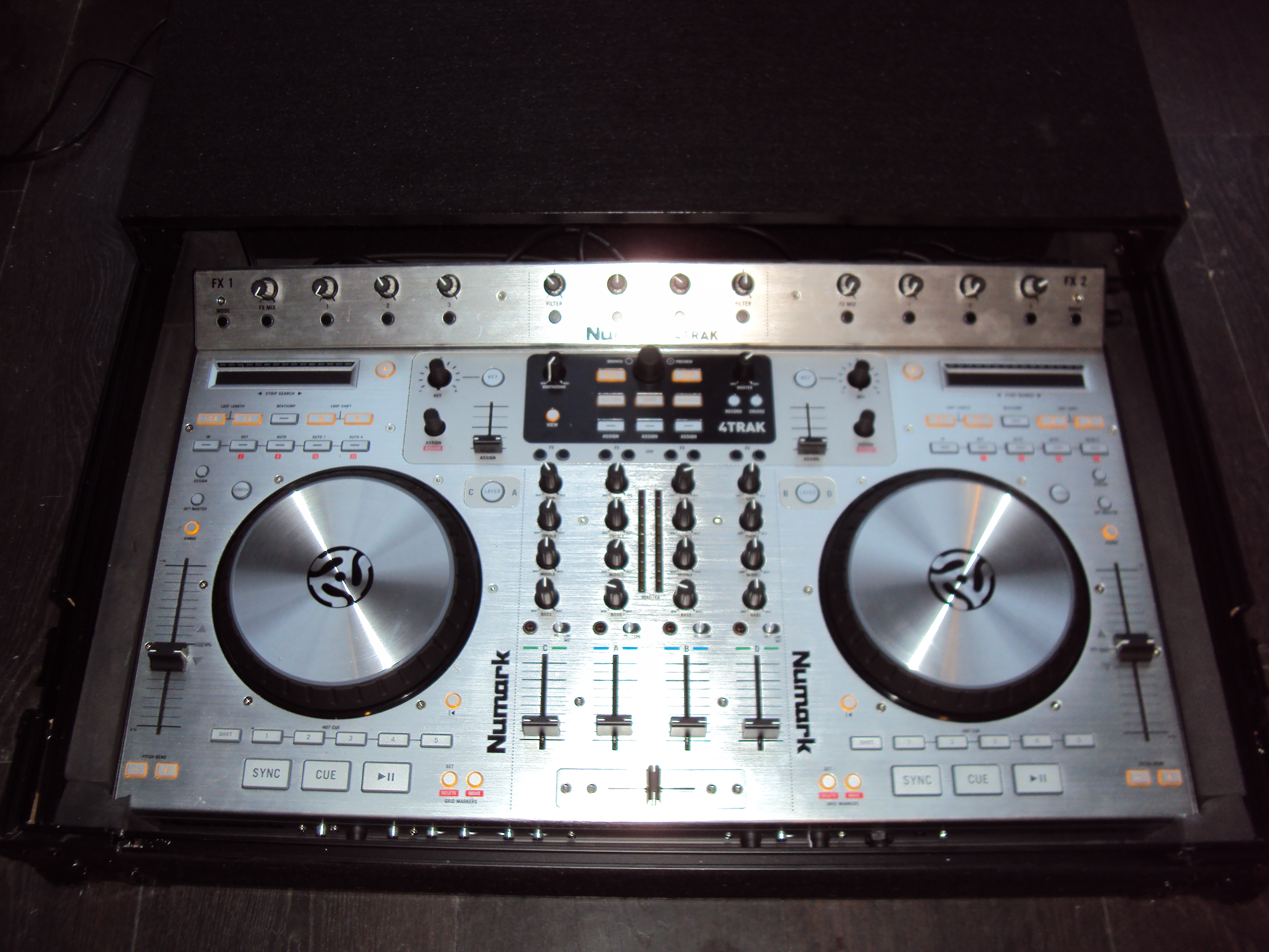 Photo Numark 4trak : Numark 4trak (95729) (#614206) - Audiofanzine