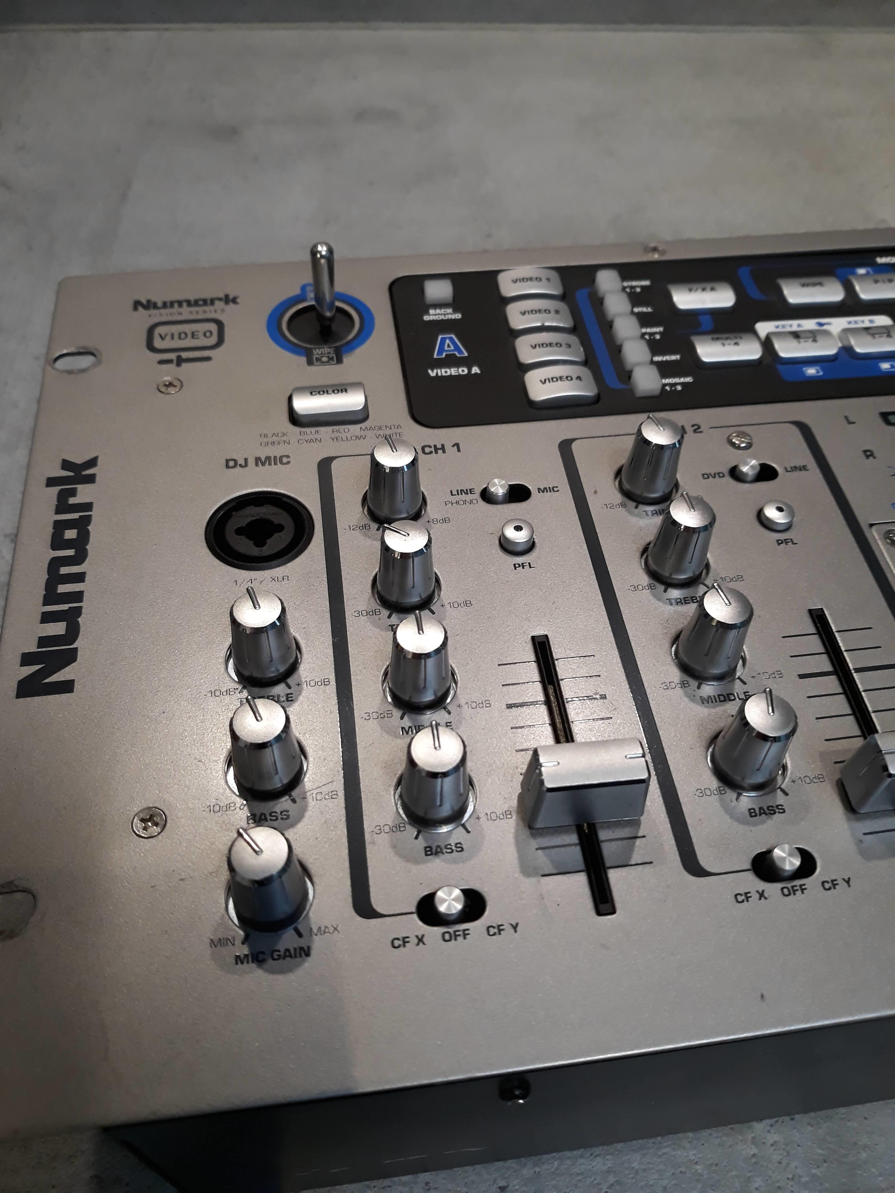 AVM-02 - Numark AVM-02 - Audiofanzine