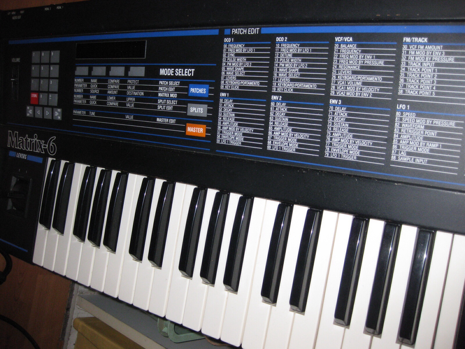 MATRIX 6 - Oberheim Matrix 6 - Audiofanzine