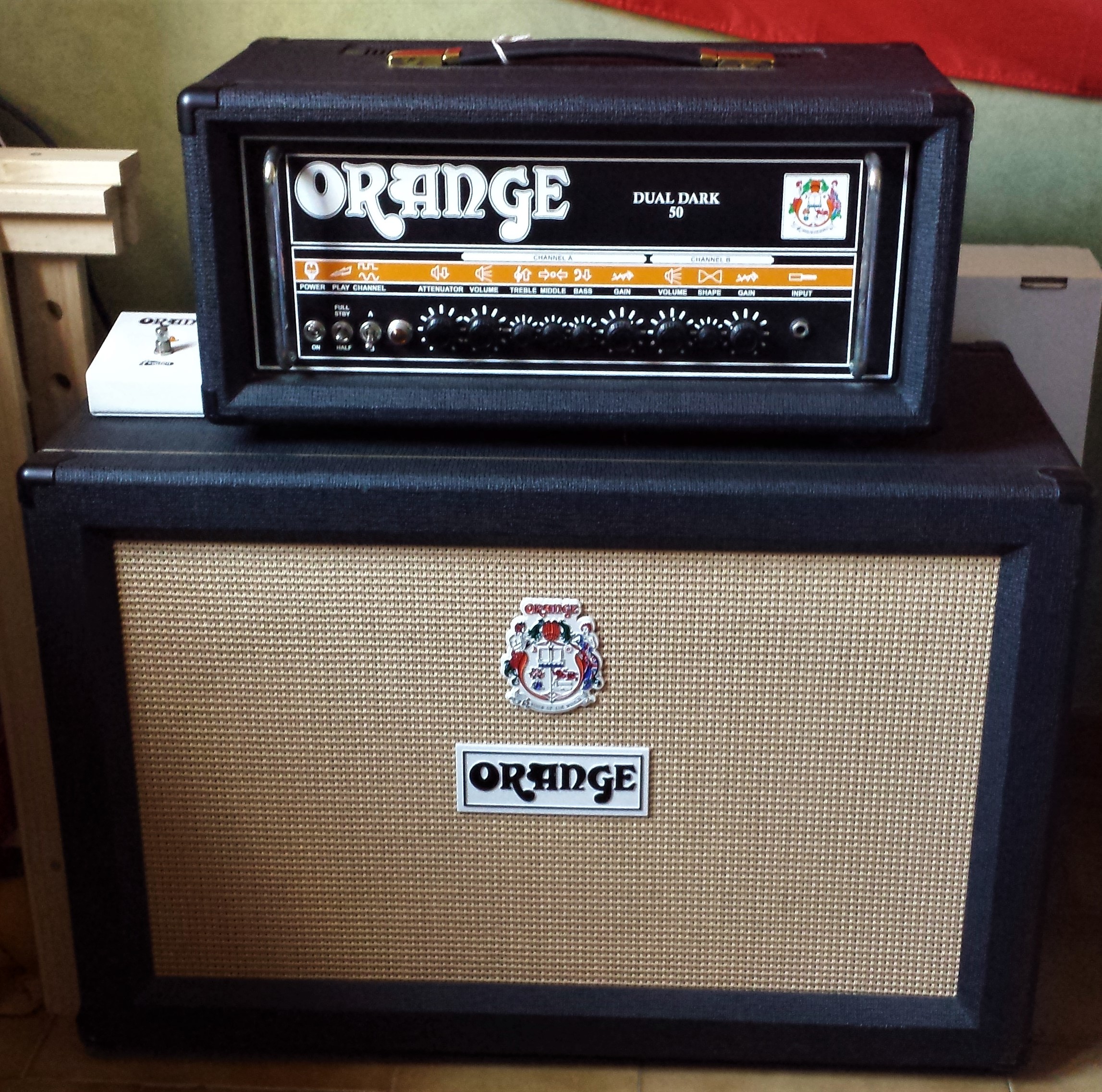DUAL DARK 50 - Orange Dual Dark 50 - Audiofanzine