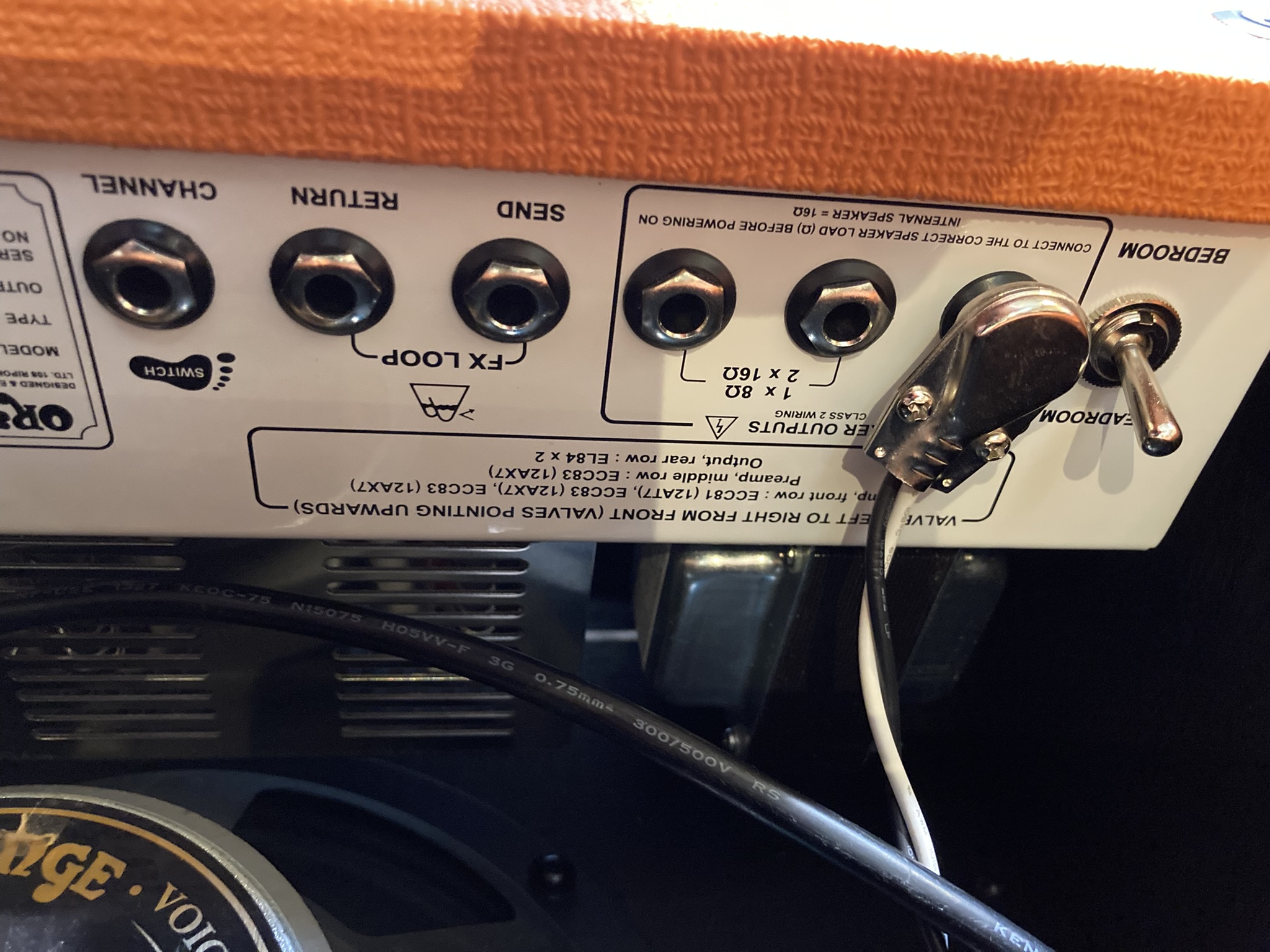 Rocker 15 - Orange Rocker 15 - Audiofanzine