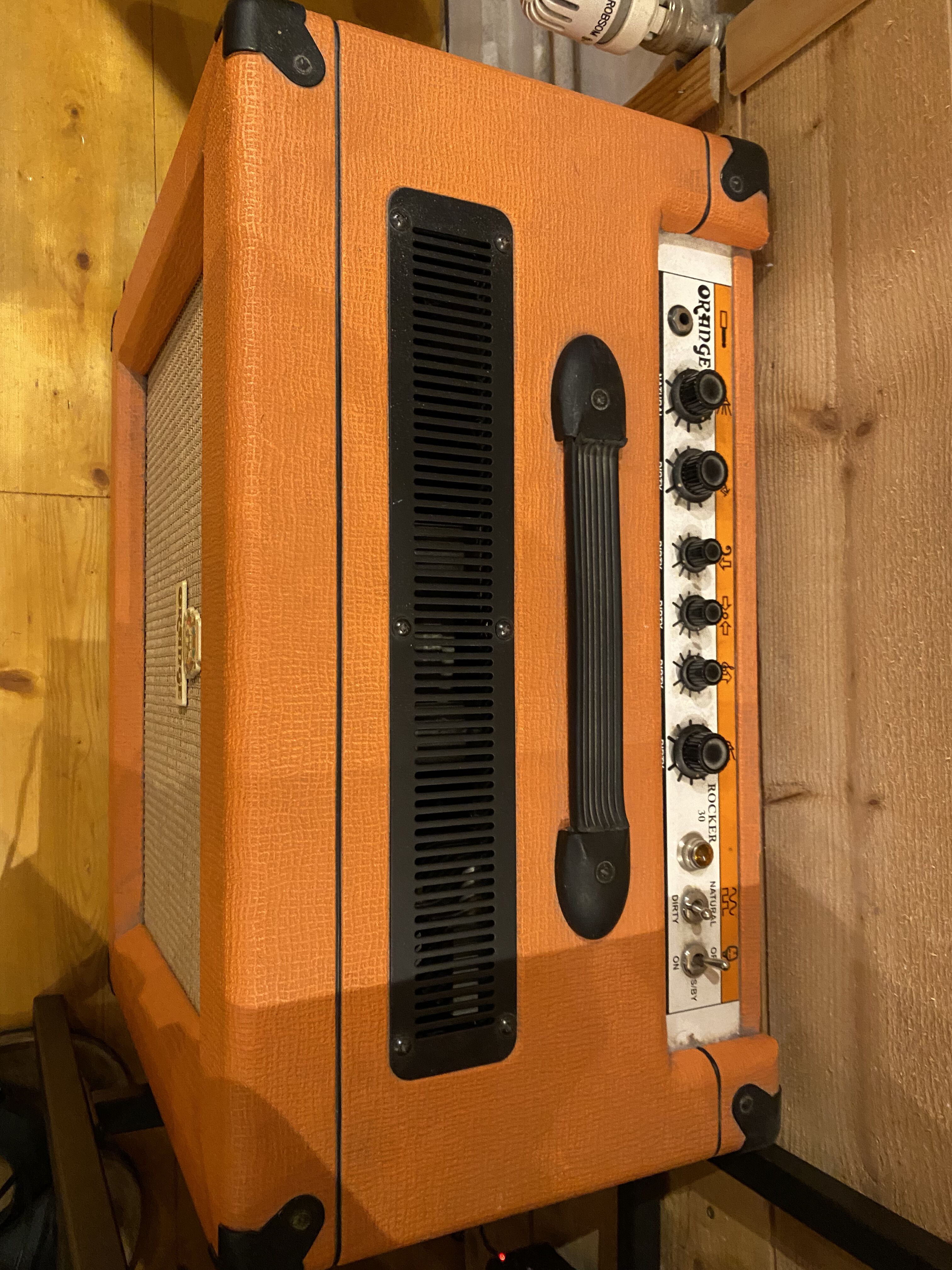 Rocker 30 - Orange Rocker 30 - Audiofanzine