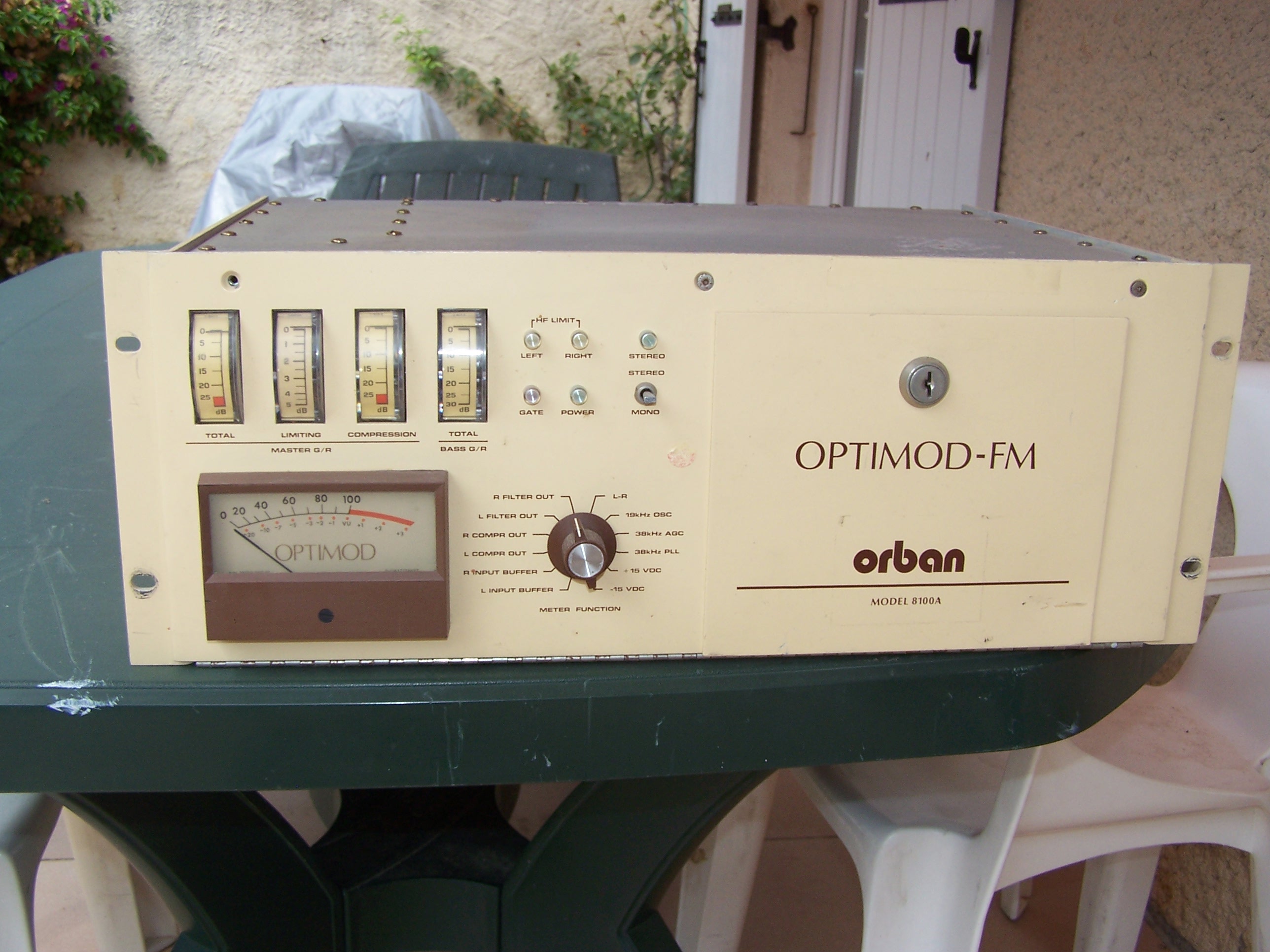 8100 - Orban 8100 - Audiofanzine
