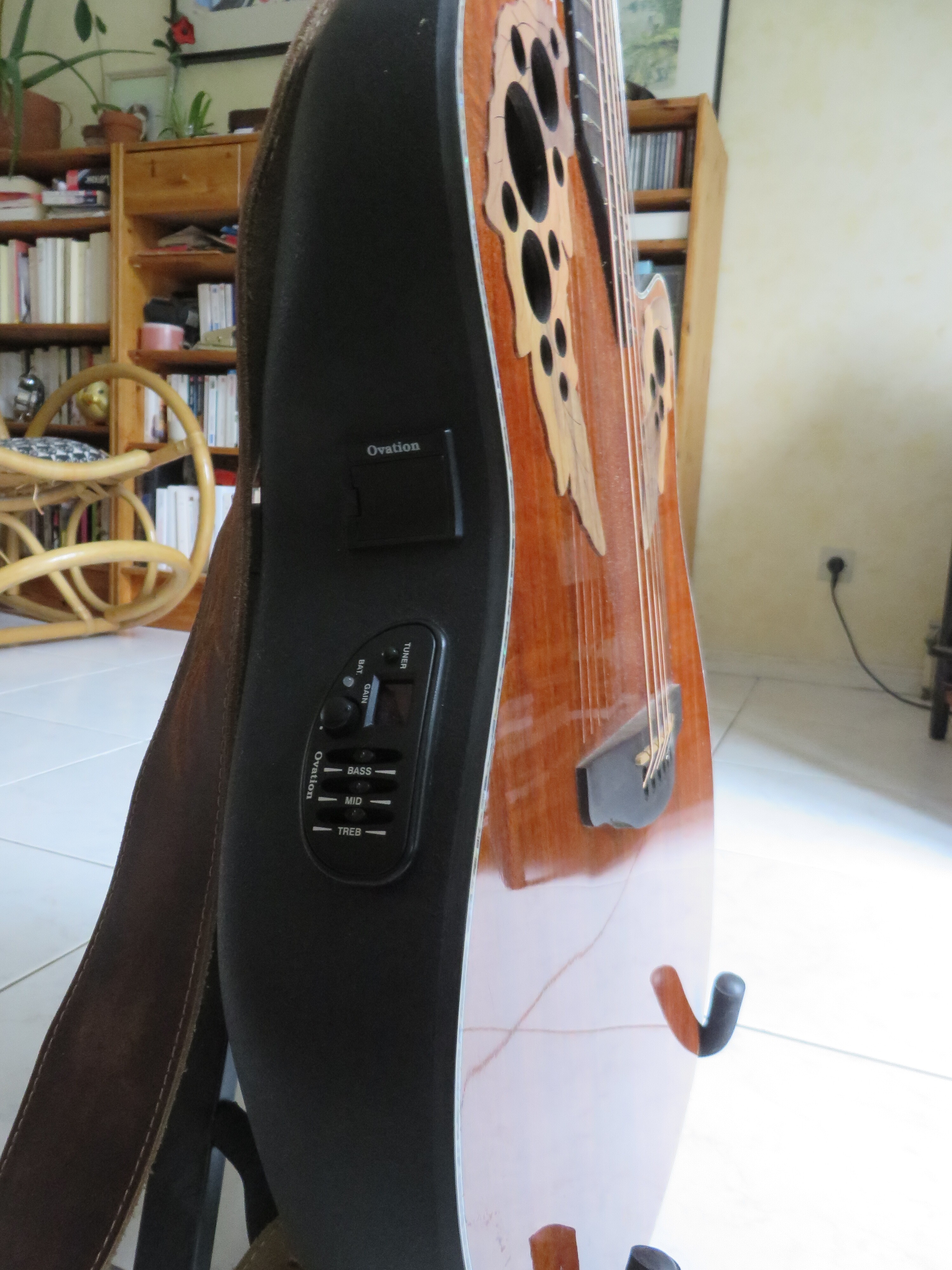 Celebrity Elite Plus CEB44X-7C Ovation - Audiofanzine