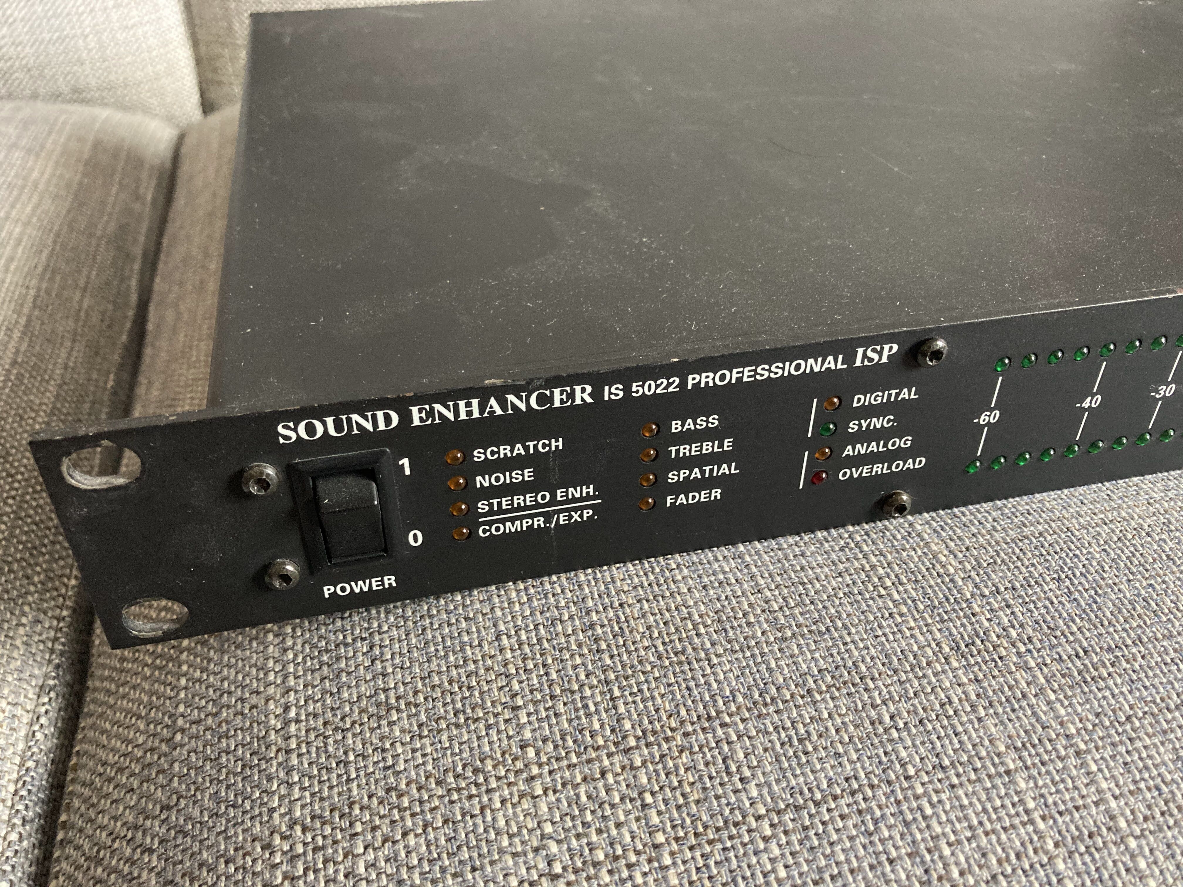 IS-5022 Mk2 Broadcast sound Enhancer Philips - Audiofanzine