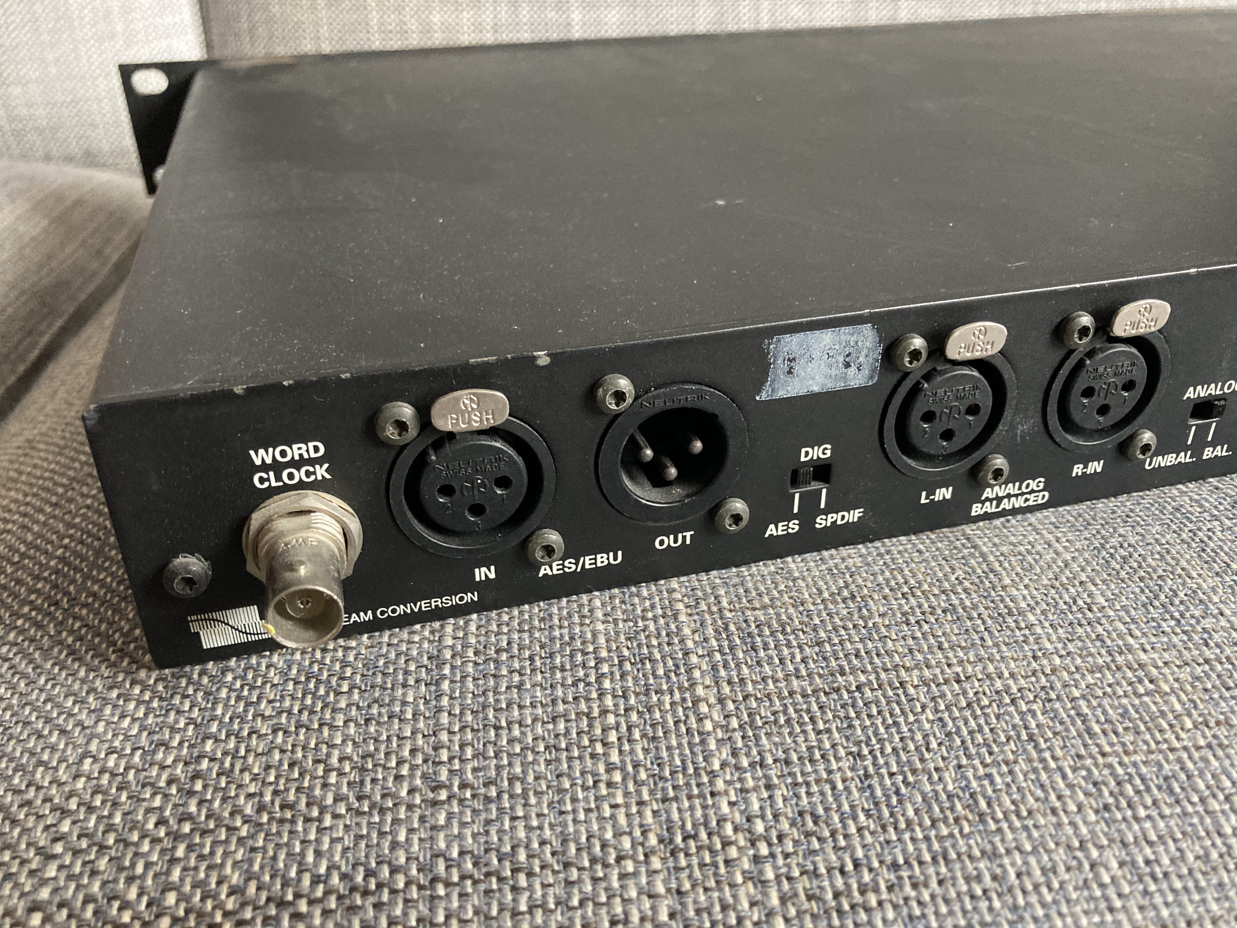 IS-5022 Mk2 Broadcast sound Enhancer Philips - Audiofanzine