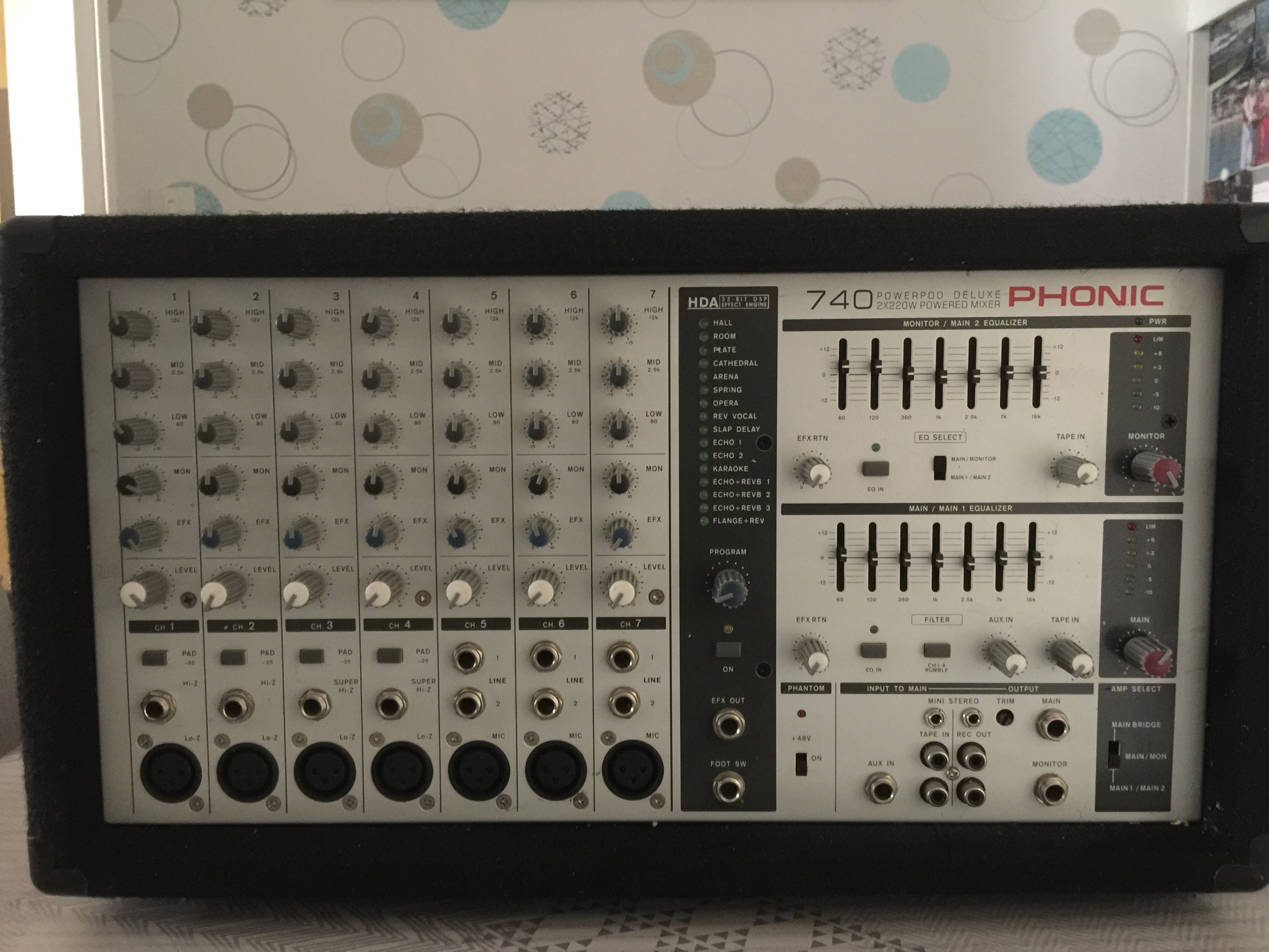 POWERPOD 740 - Phonic PowerPod 740 - Audiofanzine