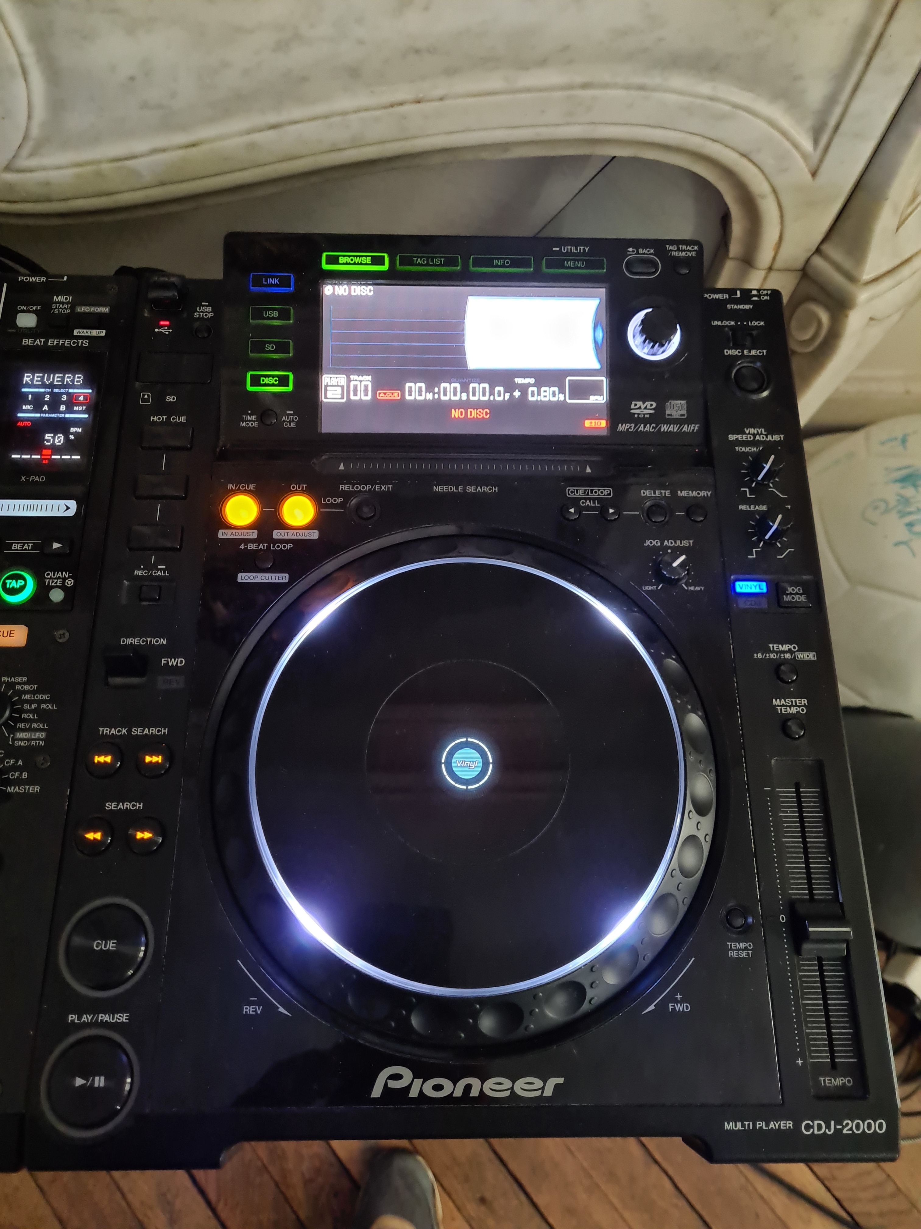 CDJ-2000 - Pioneer CDJ-2000 - Audiofanzine