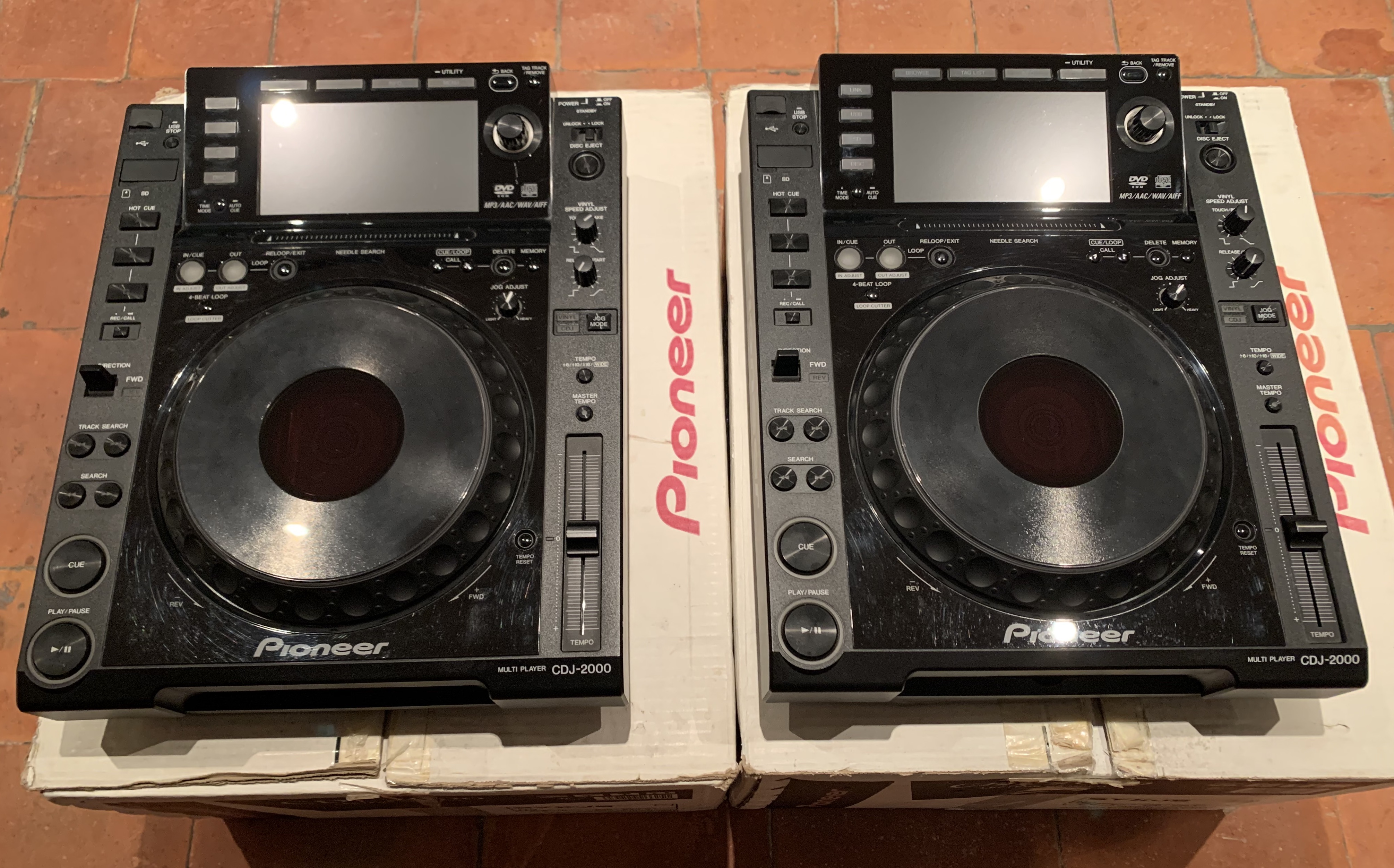 CDJ-2000 - Pioneer CDJ-2000 - Audiofanzine