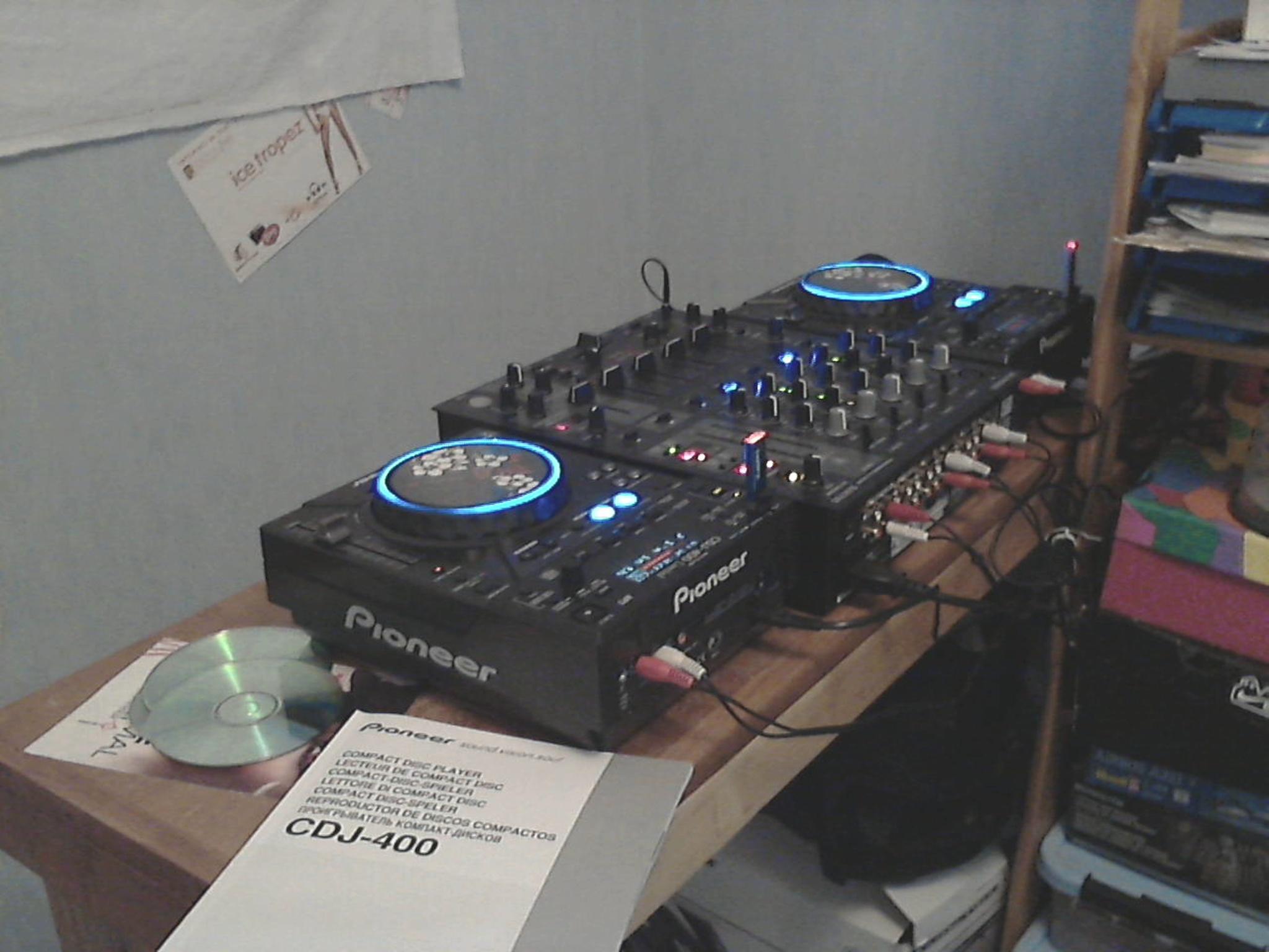 Pioneer CDJ-400 image (#129833) - Audiofanzine