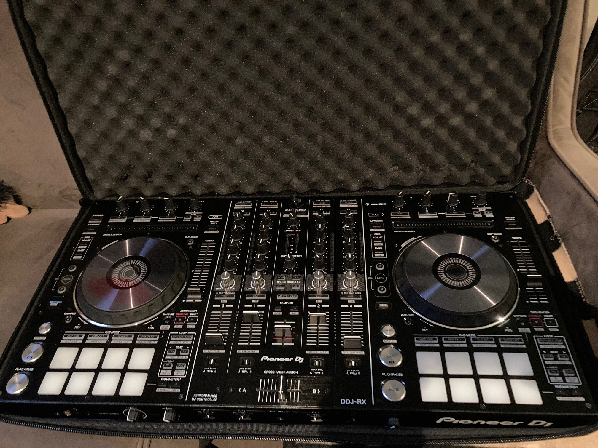 DDJ-RX - Pioneer DDJ-RX - Audiofanzine