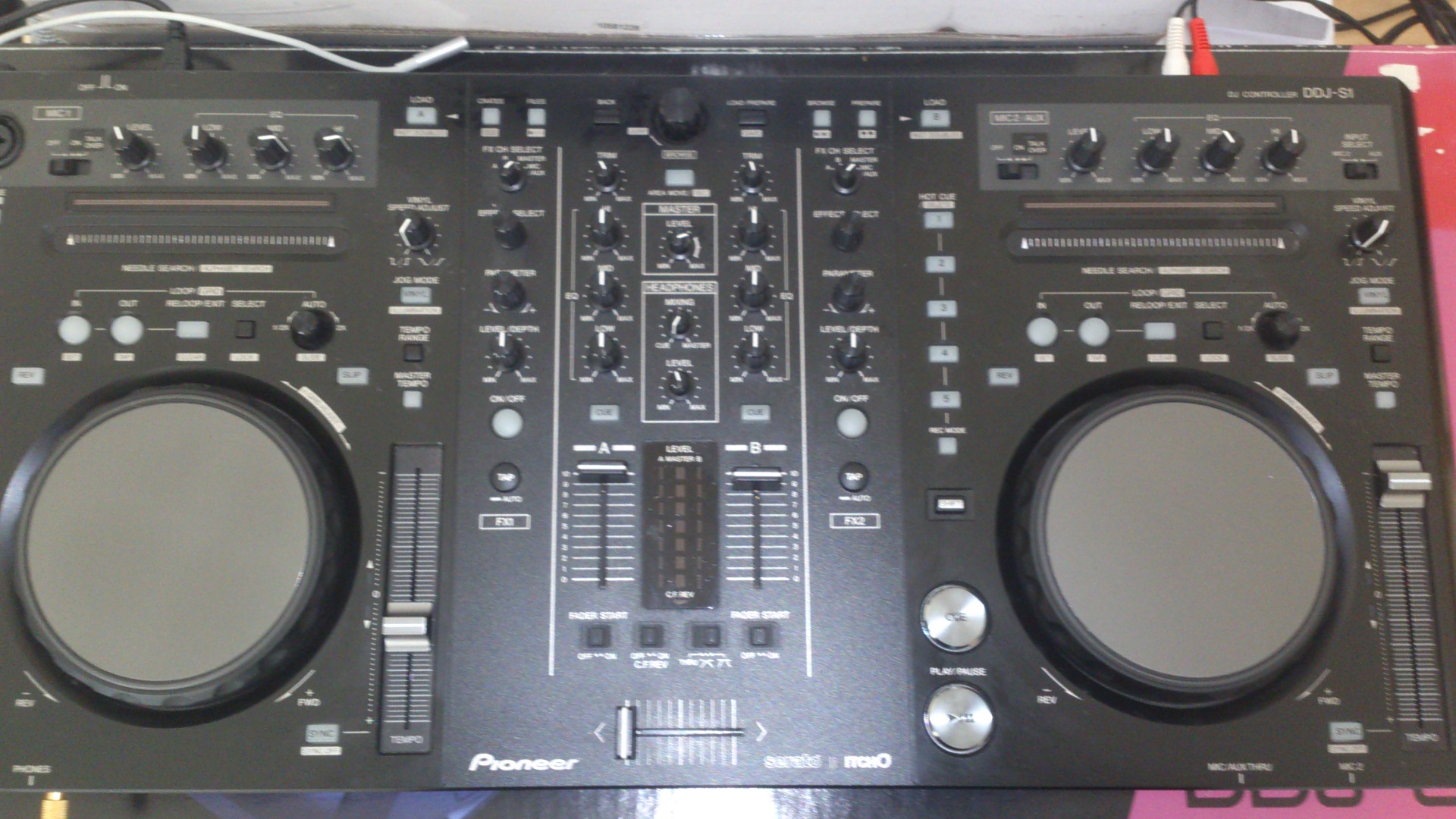 Pioneer DDJ-S1 image (#471513) - Audiofanzine