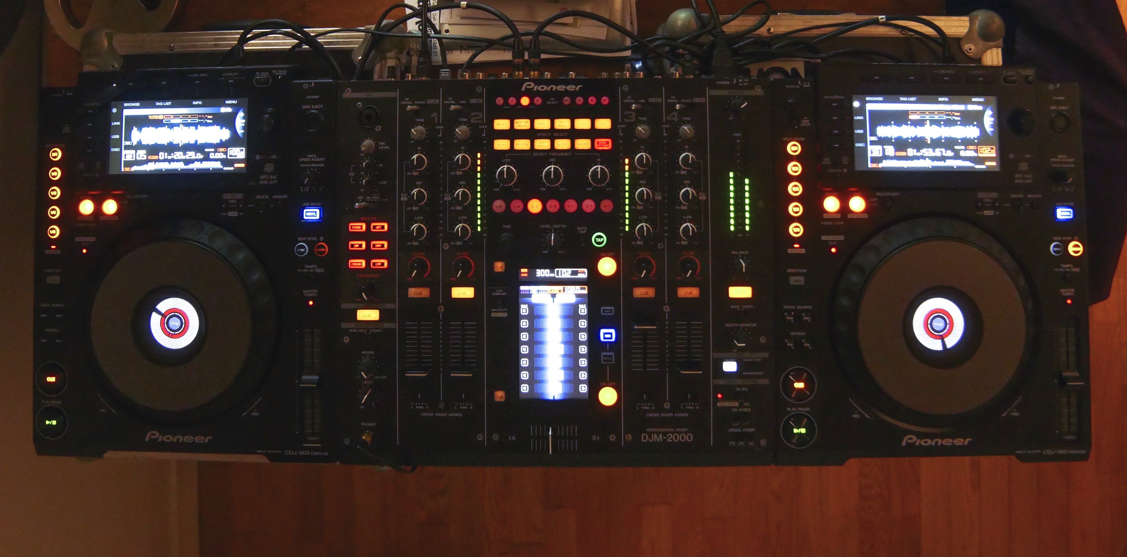 Photo Pioneer DJM-2000 : Pioneer DJM-2000 (17971) (#1099306) - Audiofanzine
