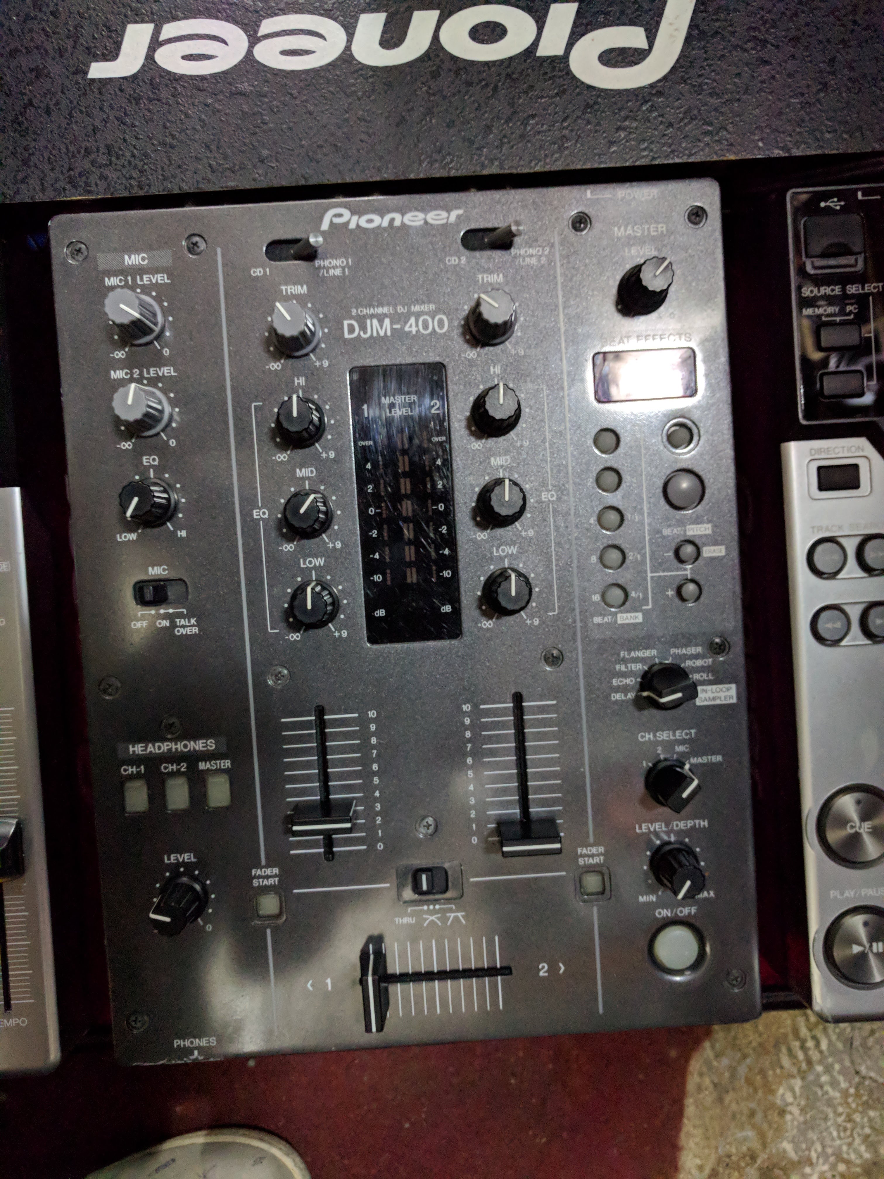 DJM-400 - Pioneer DJM-400 - Audiofanzine