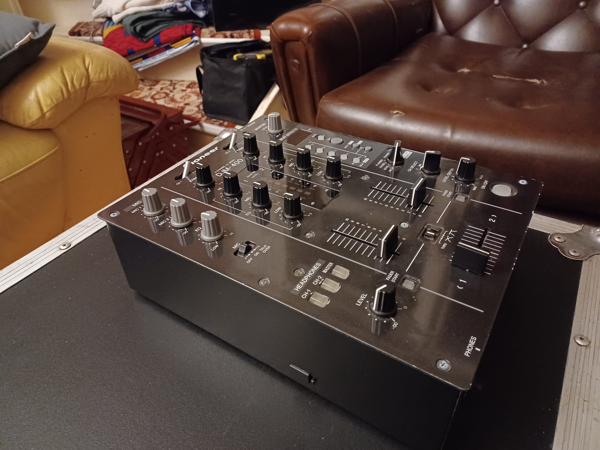 DJM-400 - Pioneer DJM-400 - Audiofanzine