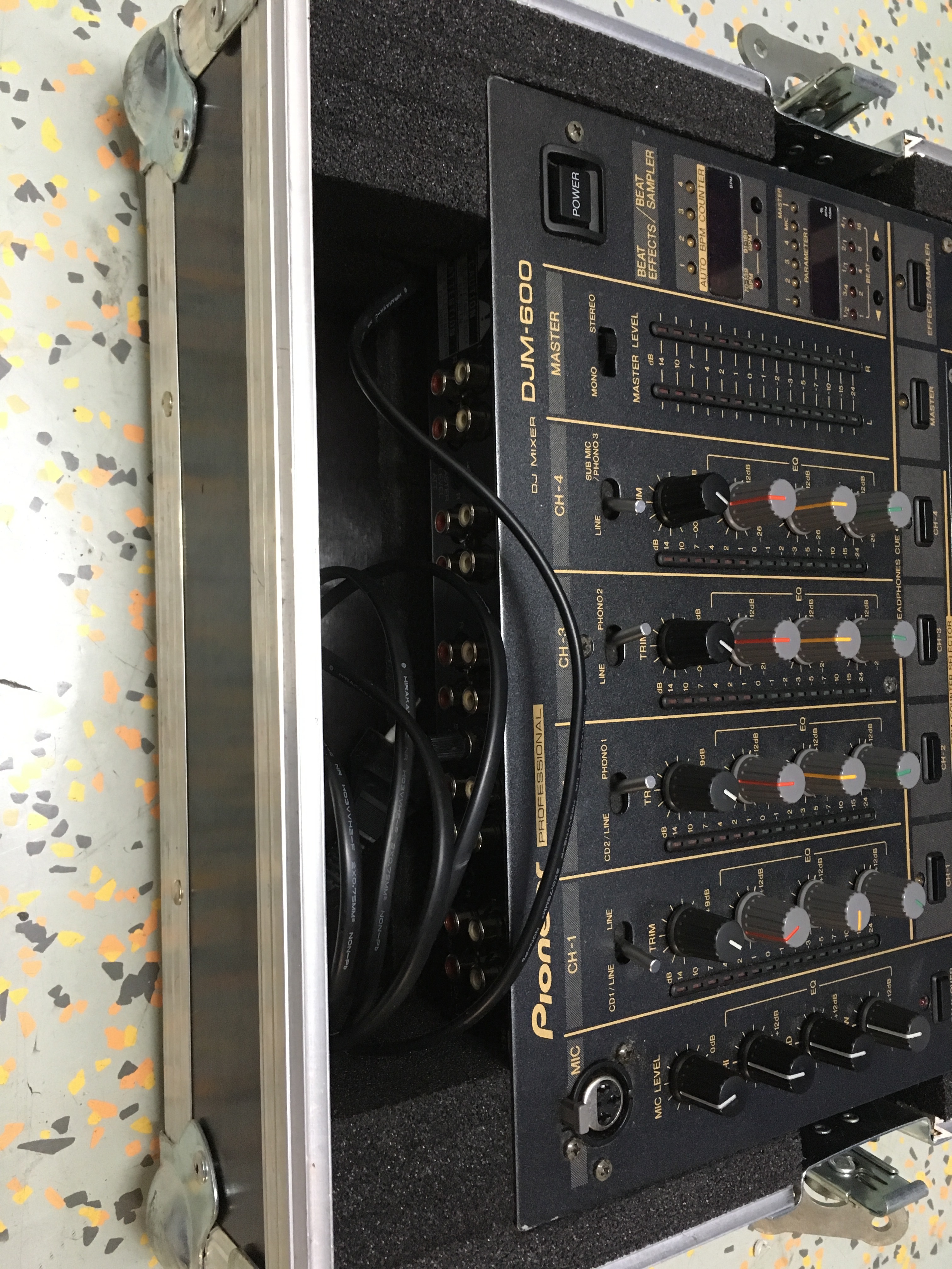 DJM-600 - Pioneer DJM-600 - Audiofanzine