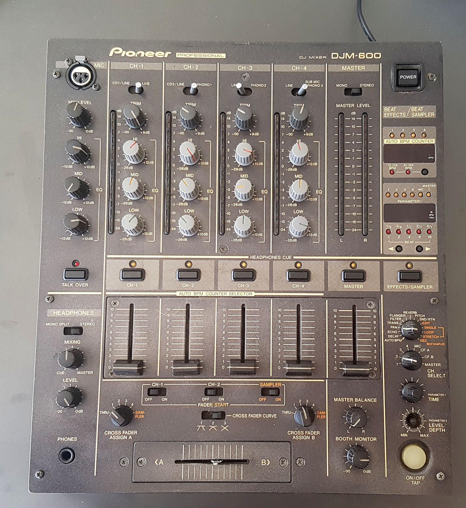 DJM-600 - Pioneer DJM-600 - Audiofanzine