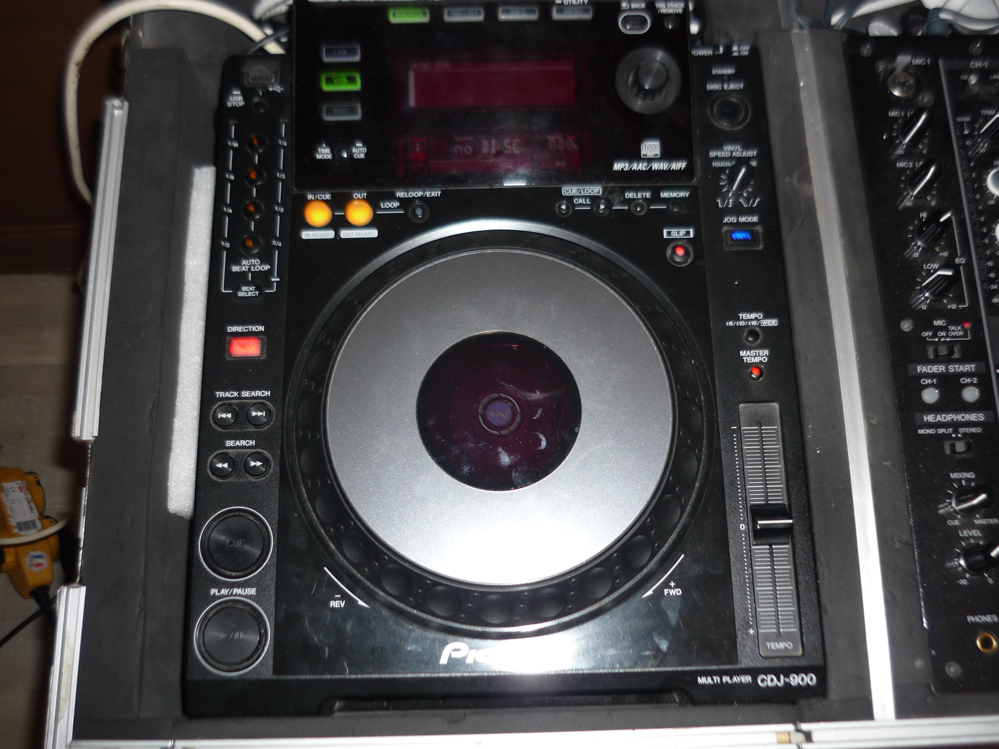 Photo Pioneer DJM-700-K : Pioneer cdj 900 djm 700 (#987187) - Audiofanzine