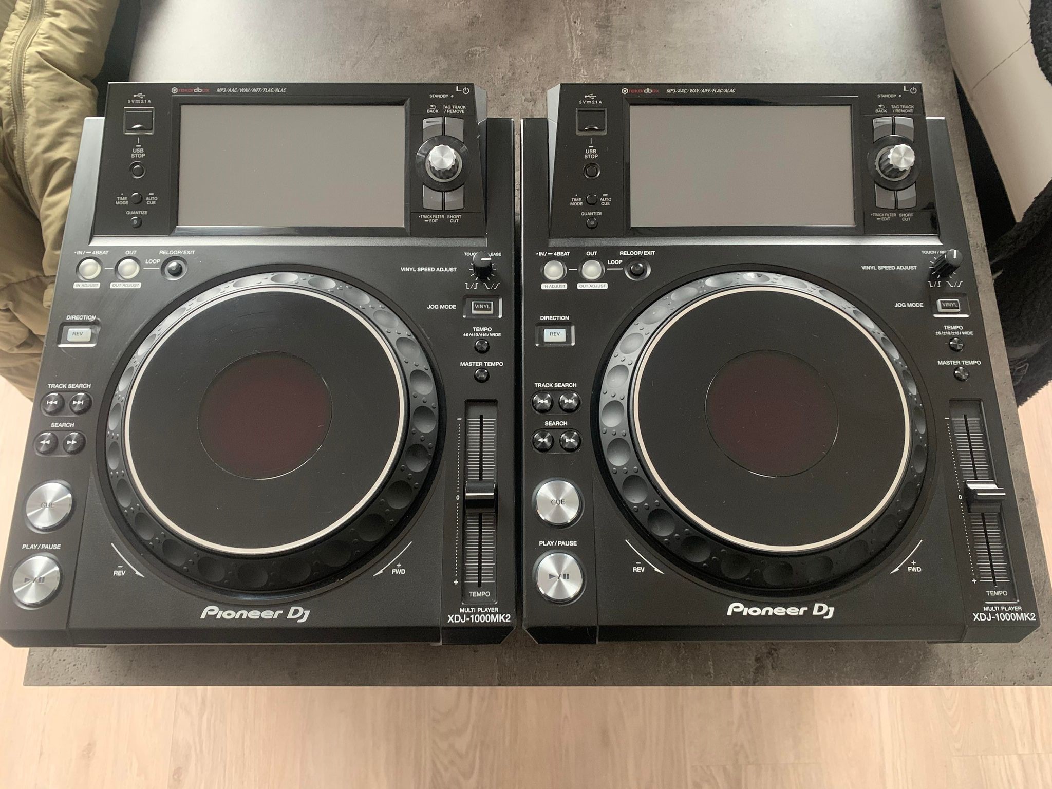 DJM-750 MKII - Pioneer DJM-750 MKII - Audiofanzine