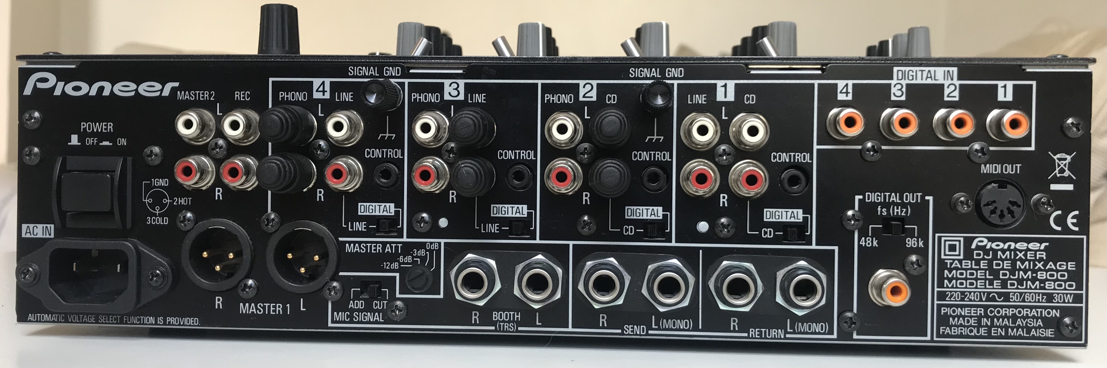 DJM-800 - Pioneer DJM-800 - Audiofanzine