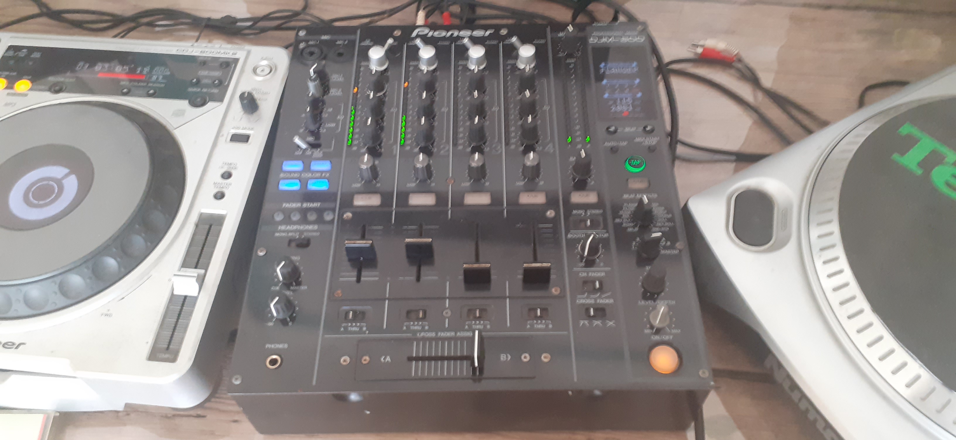 DJM-800 - Pioneer DJM-800 - Audiofanzine