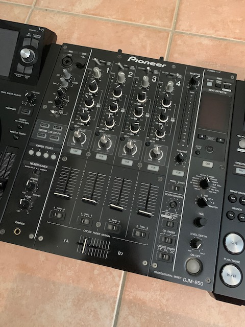 DJM-850 - Pioneer DJM-850 - Audiofanzine