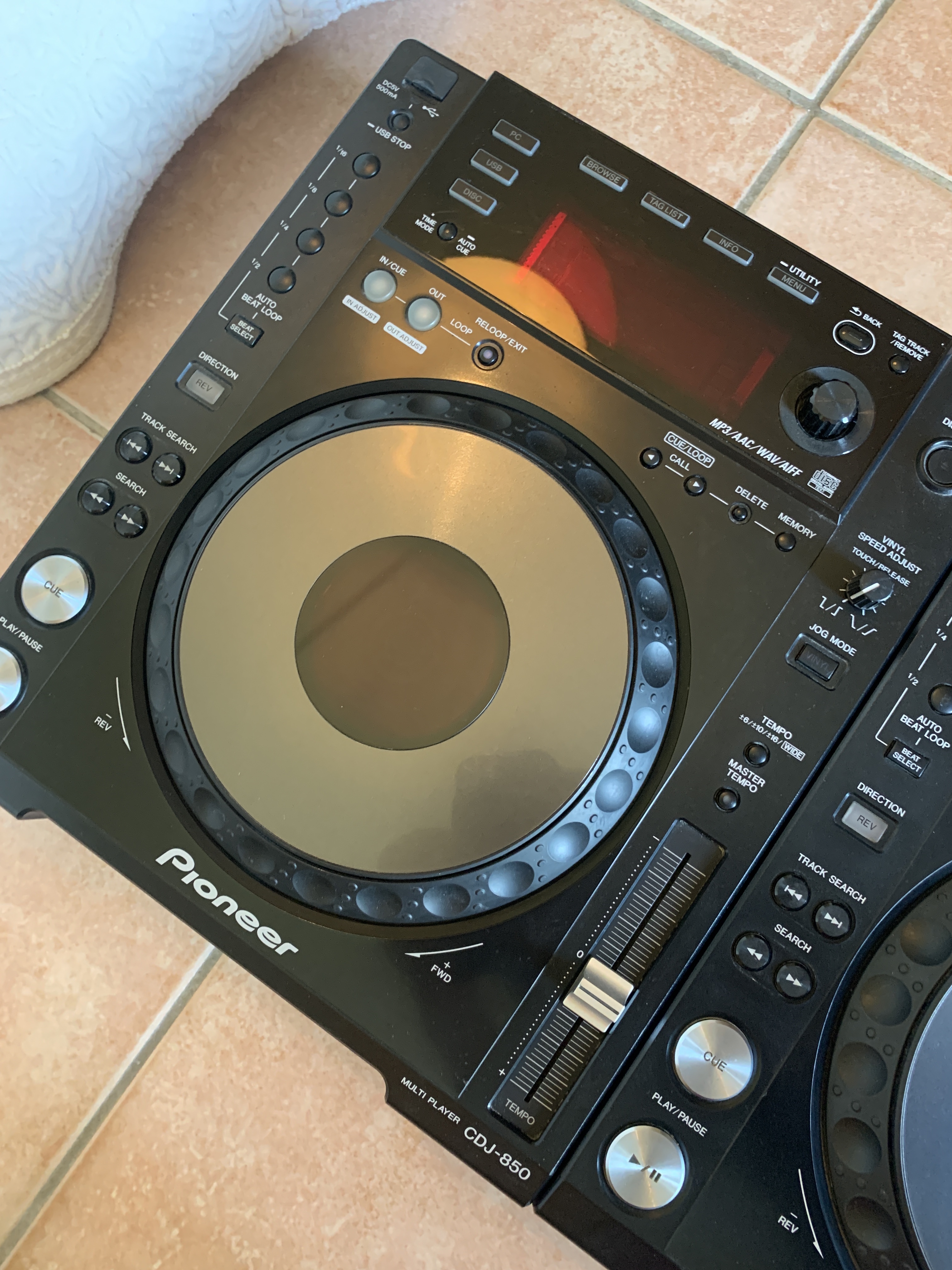 DJM-850 - Pioneer DJM-850 - Audiofanzine