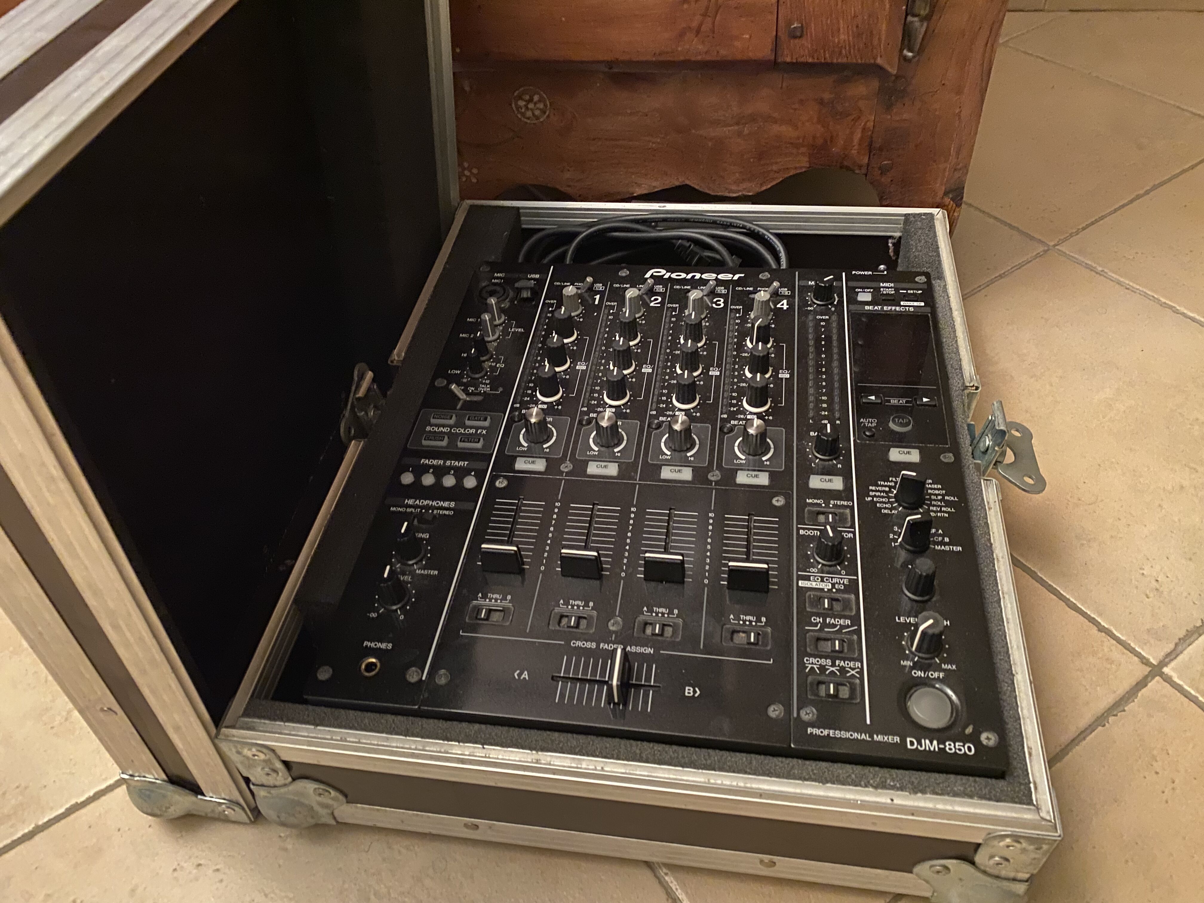 DJM-850 - Pioneer DJM-850 - Audiofanzine