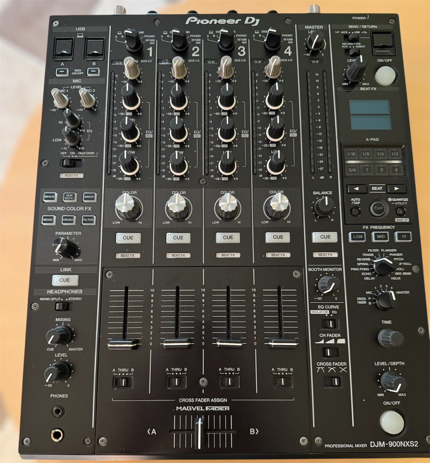 DJM-900NXS2 - Pioneer DJM-900NXS2 - Audiofanzine